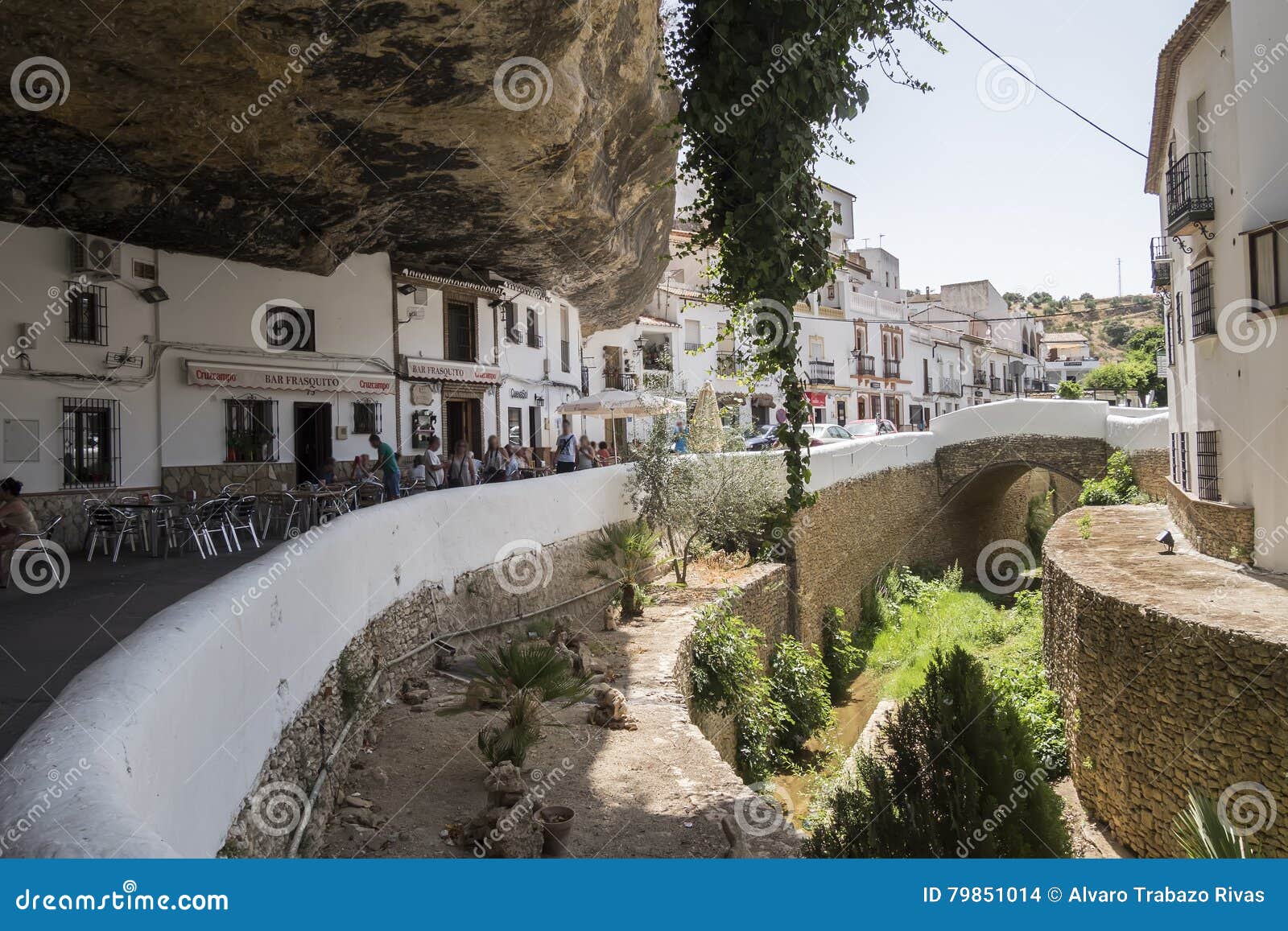 Setenil De Las Bodegas, Cadiz, Espanha Imagem de Stock Editorial ...