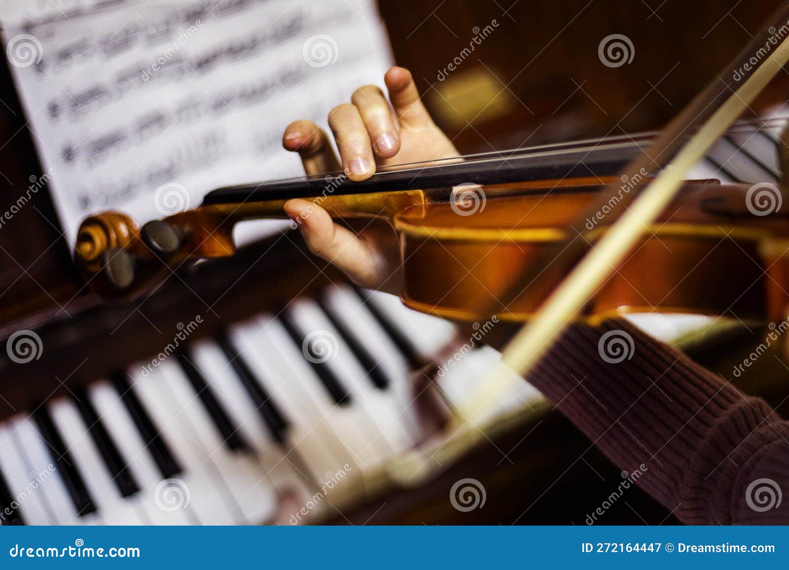 Setting the Hand at the Violinist Learning a Piece, Violin Stock Image ...