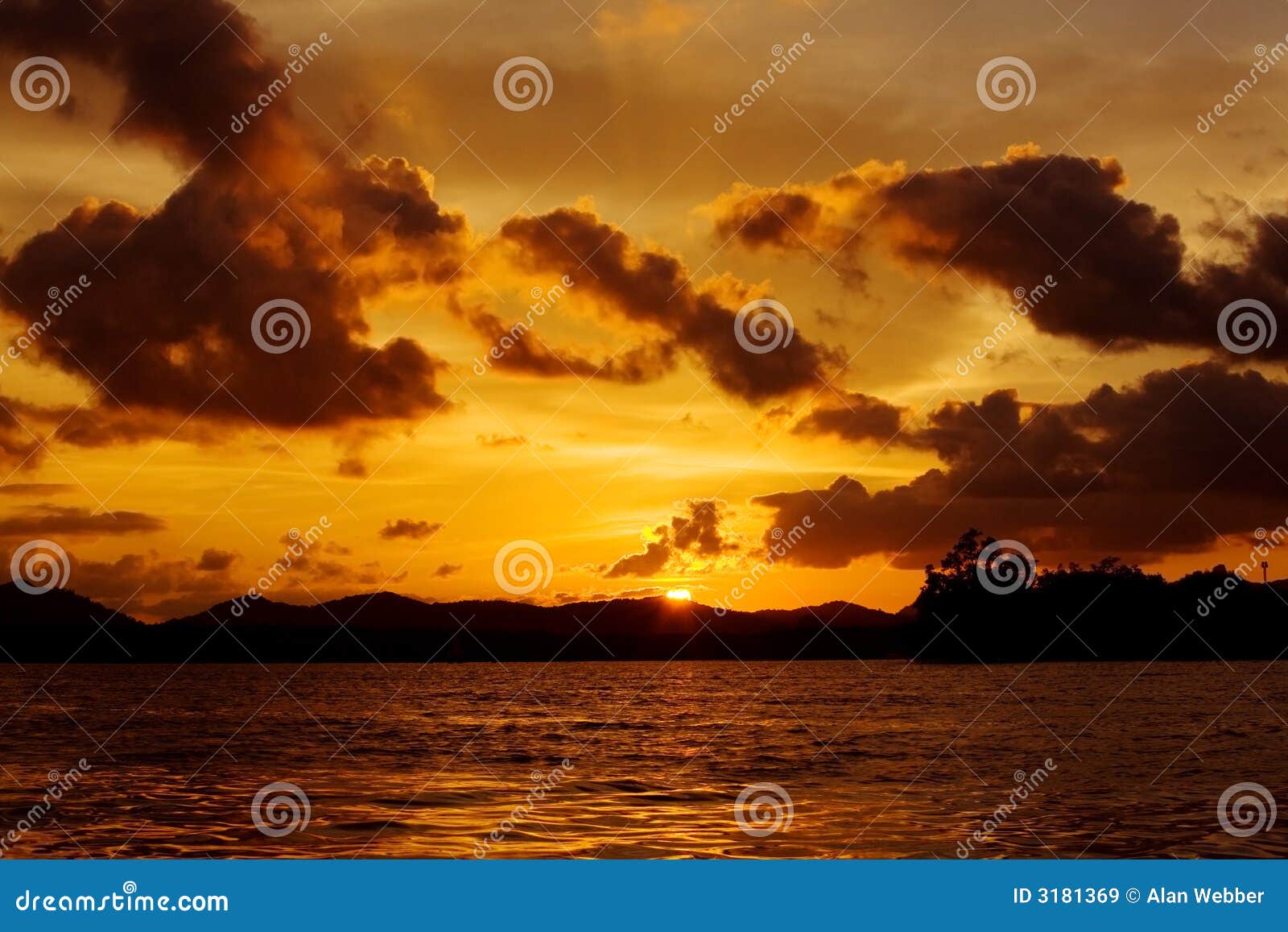 Setting sun stock image. Image of outdoor, late, sunset - 3181369