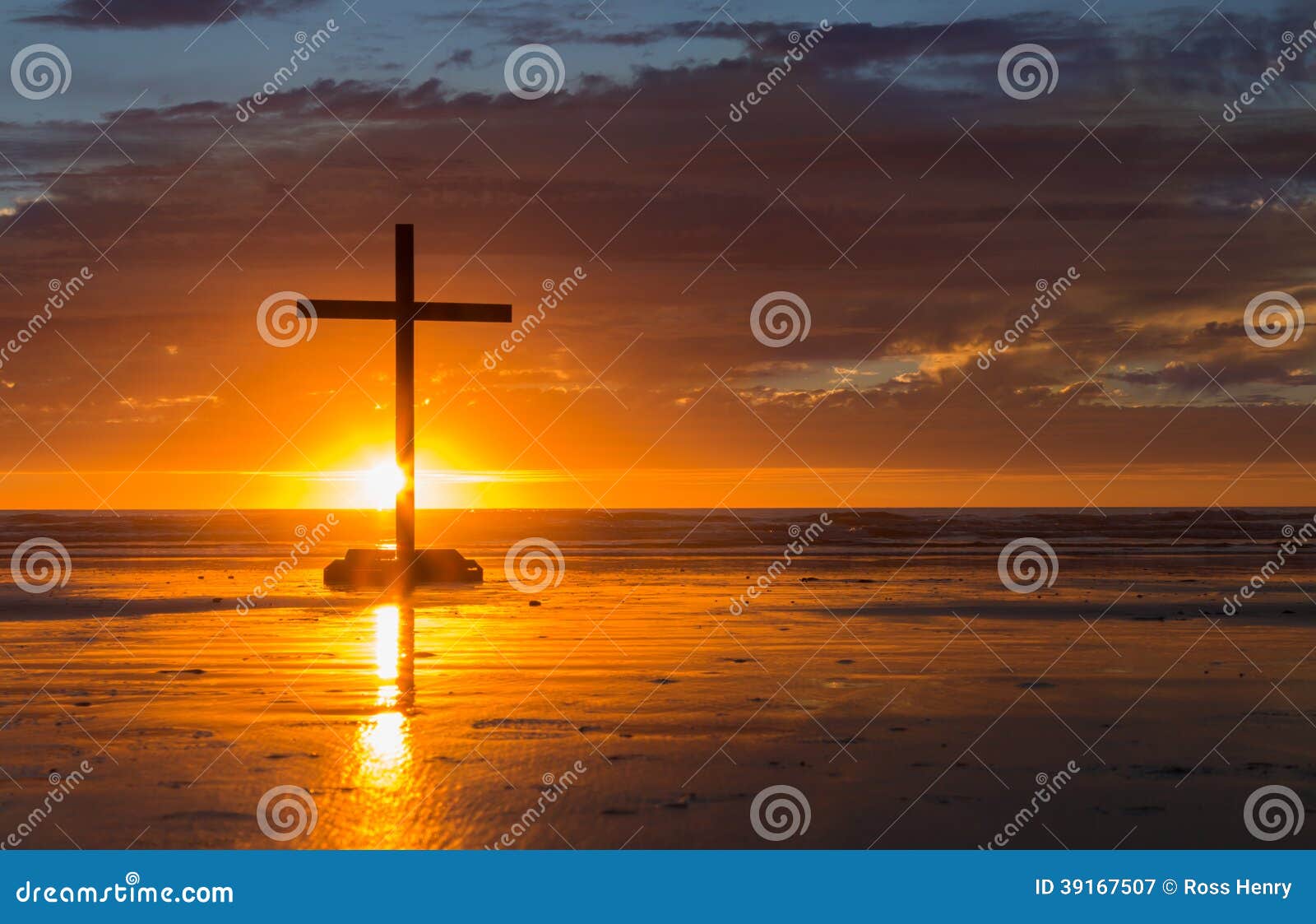 Setting Sun Cross stock image. Image of symbol, beach - 39167507