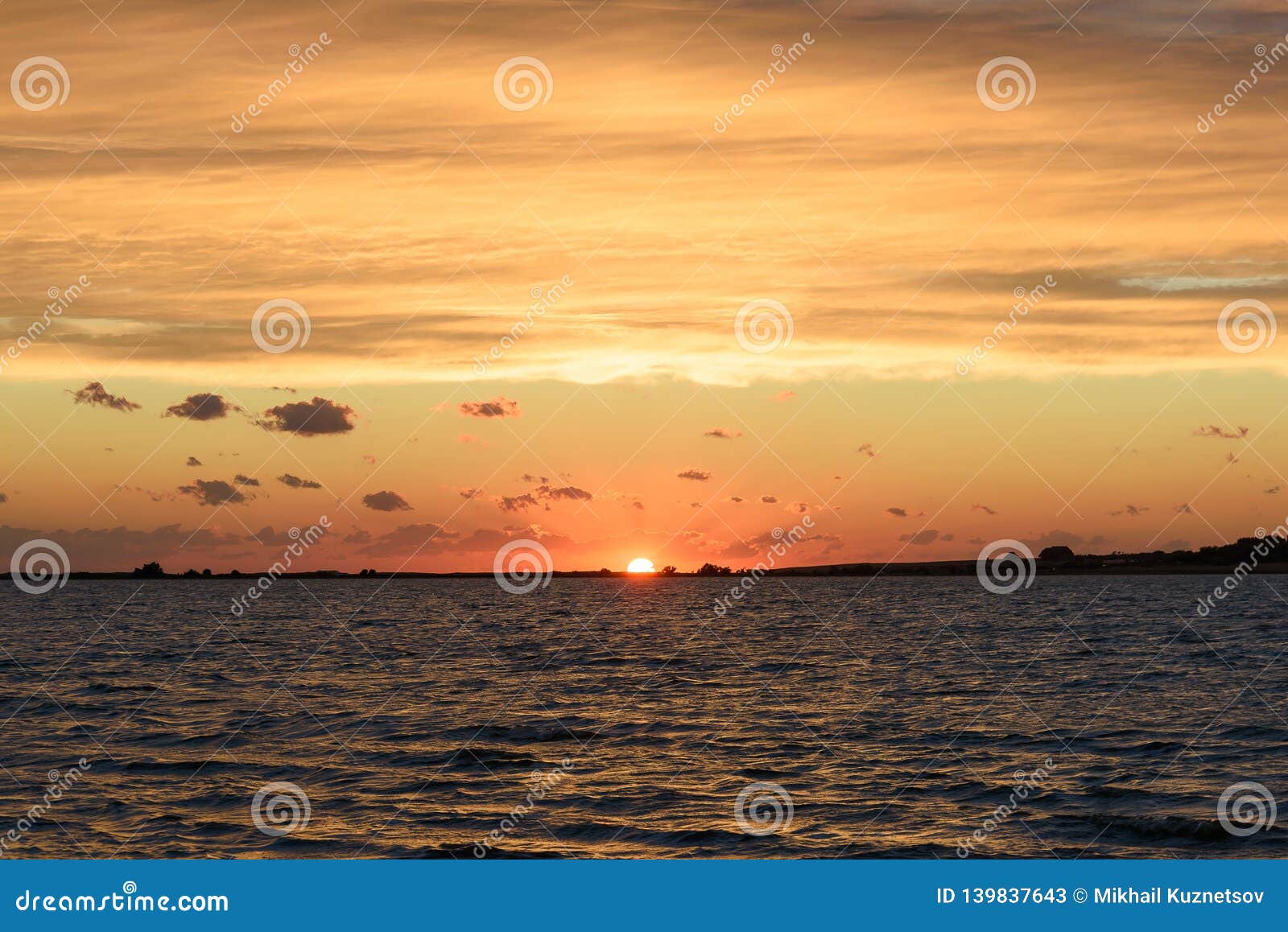 The Setting Sun on the Estuary Stock Image - Image of port, natural ...