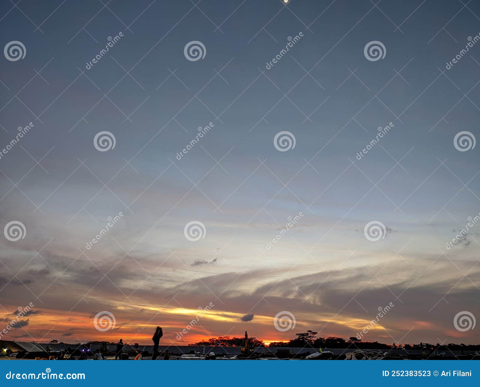 The Setting Sun Looks so Beautiful Stock Image - Image of starting ...