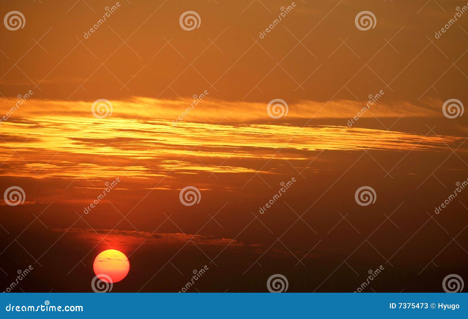 The Setting Sun and Sunglow Stock Image - Image of setting, yellow: 7375473