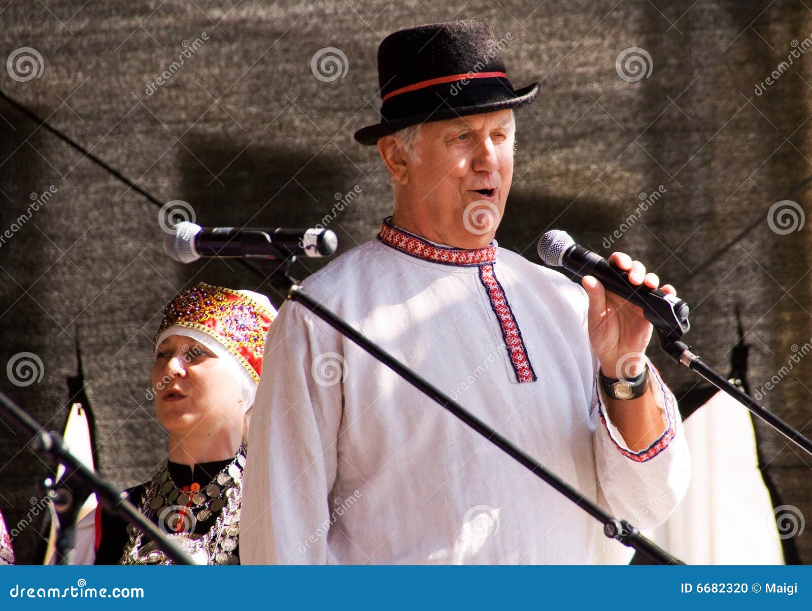 Setu folk singer editorial image. Image of band, costume - 6682320