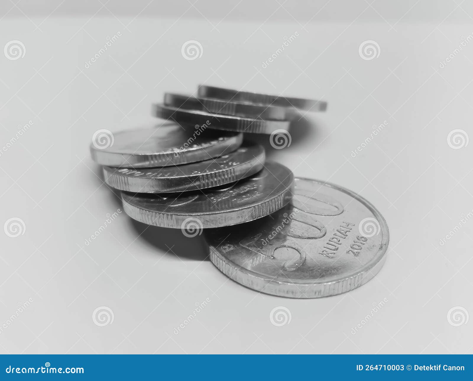 Sevencoins Like Hundreds of Rupiah Stock Image - Image of coin ...