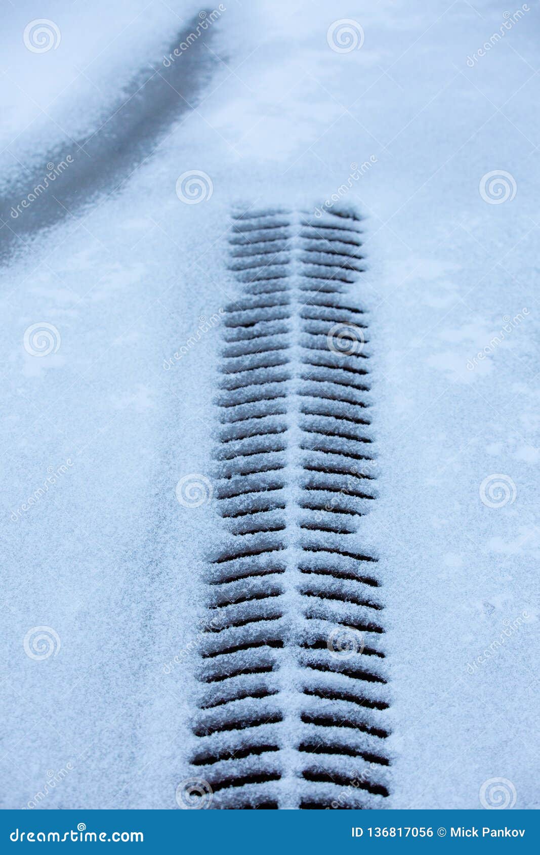 Sewer Grate Powdered by Snow Stock Photo - Image of manhole, diagonal ...