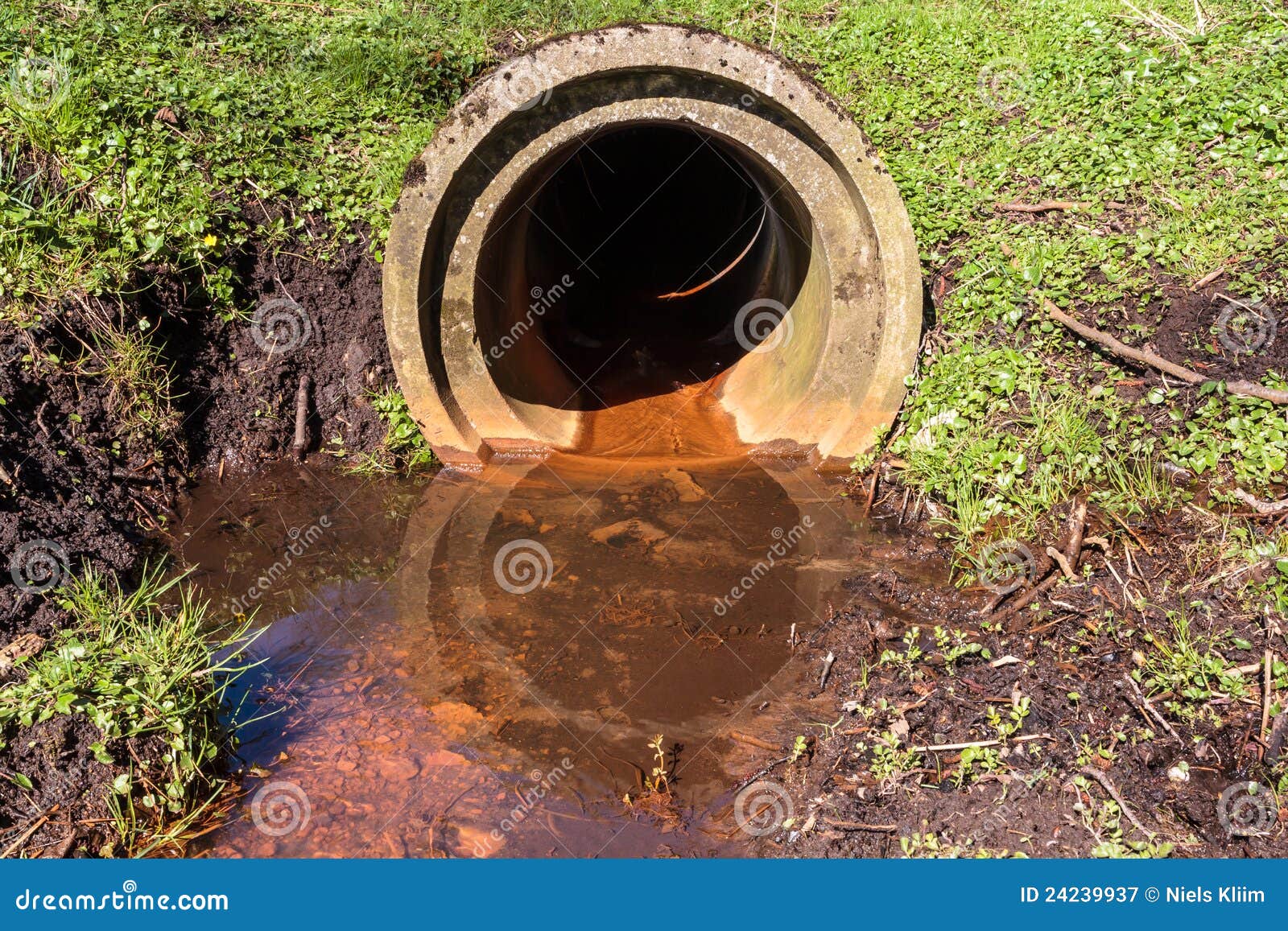 550 Sewer Outlet Photos - Free & Royalty-Free Stock Photos from Dreamstime
