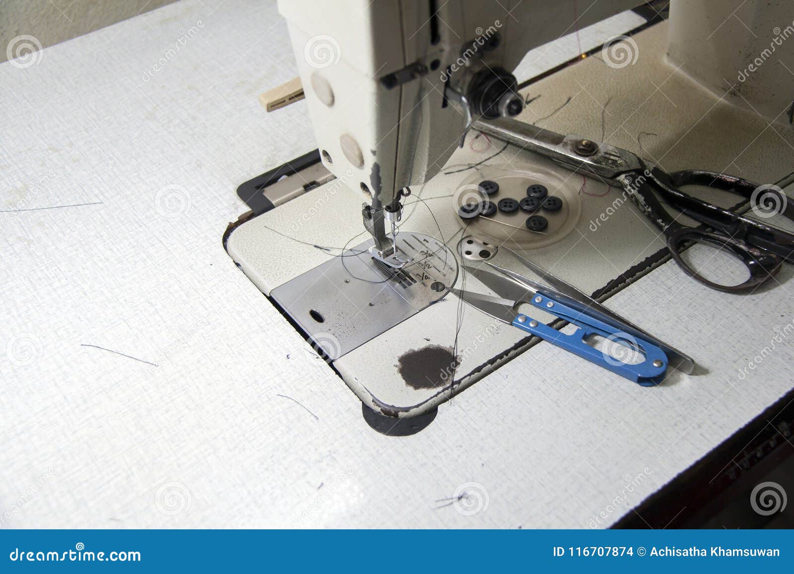 Sewing Accessories on the Sewing Machine, Includes Forceps, Scissors ...