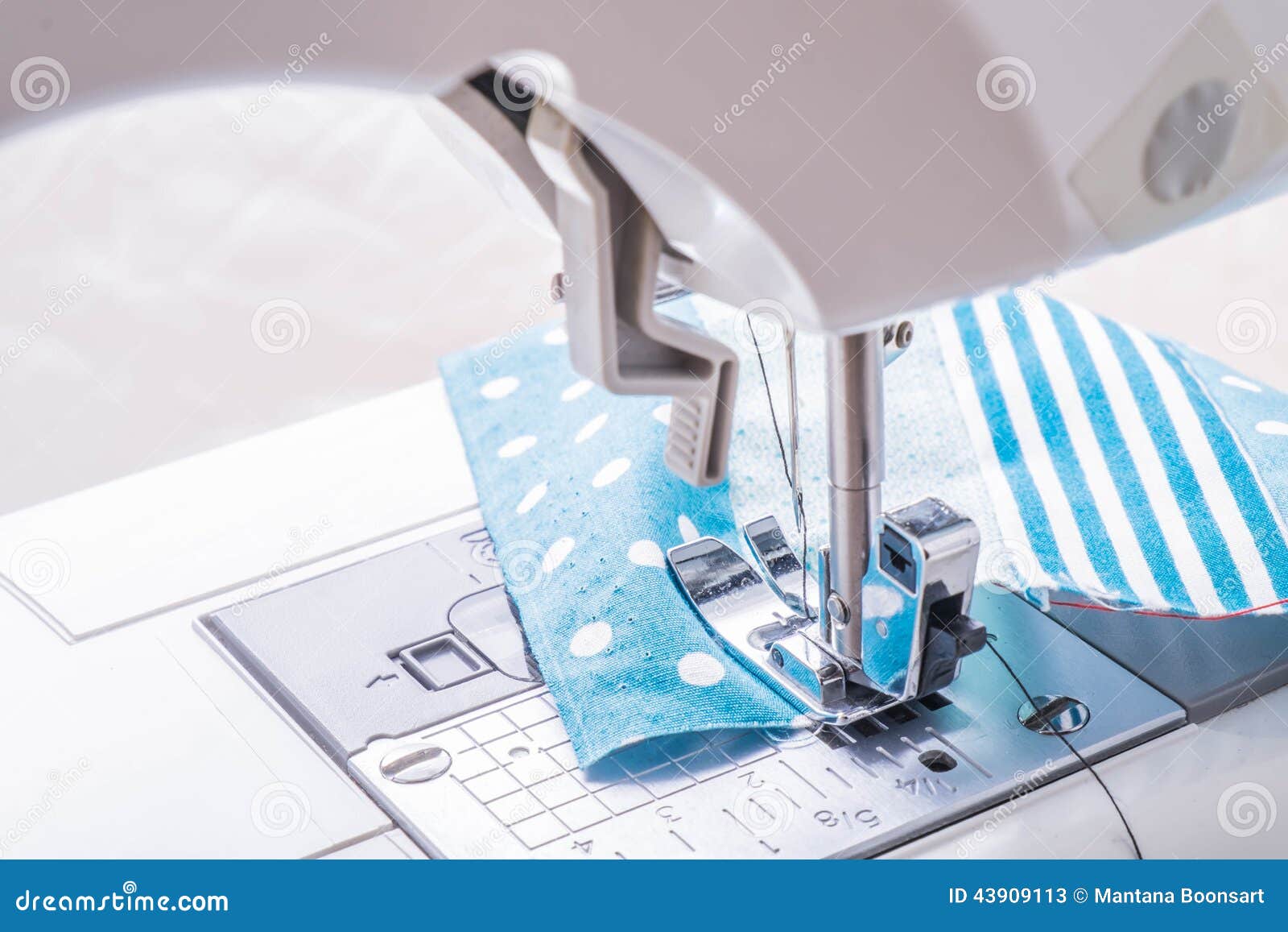 Sewing machine process stock image. Image of home, needle - 43909113