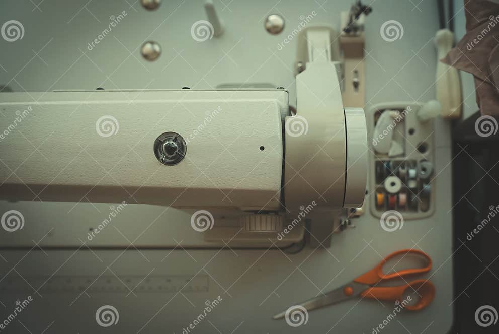 Sewing machine and threads stock image. Image of spool - 298680449