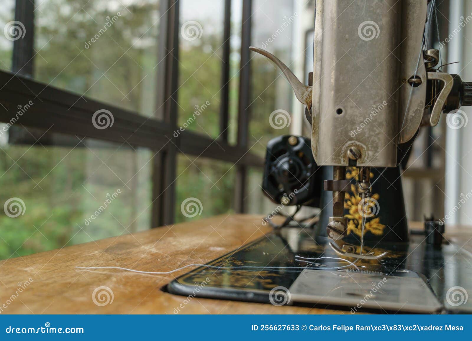 Sewing machine with tread stock image. Image of wood - 256627633