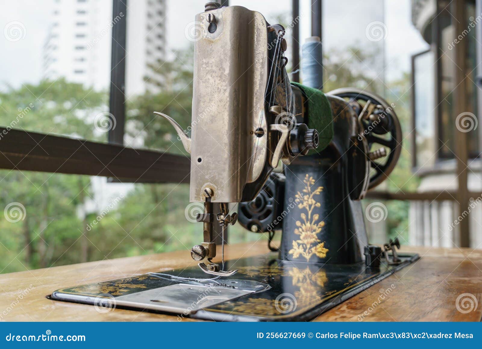 Sewing machine with tread stock image. Image of craft - 256627669