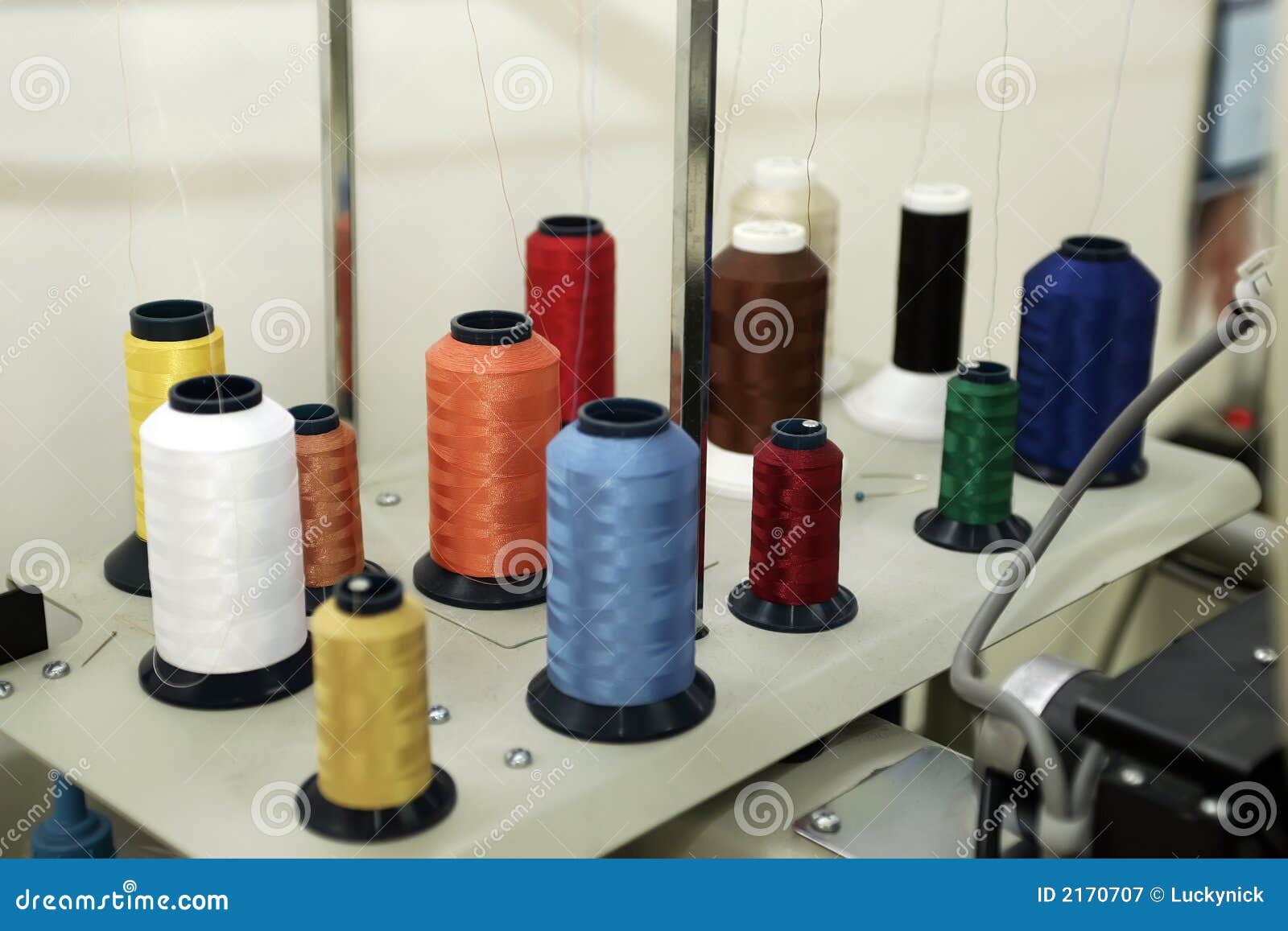 Sewing Thread Spools stock image. Image of cloth, mend - 2170707