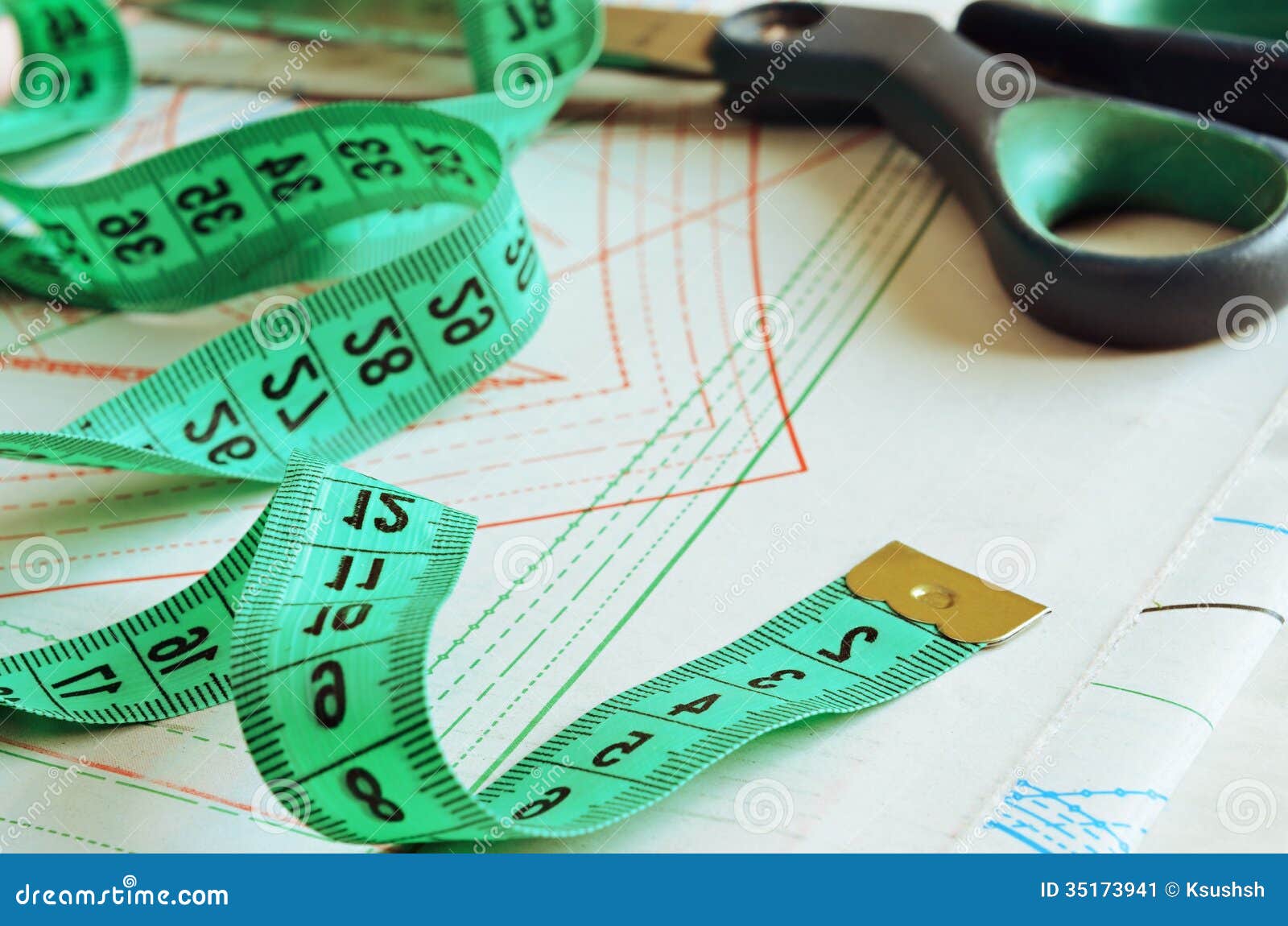 Sewing tools stock image. Image of measuring, horizontal - 35173941