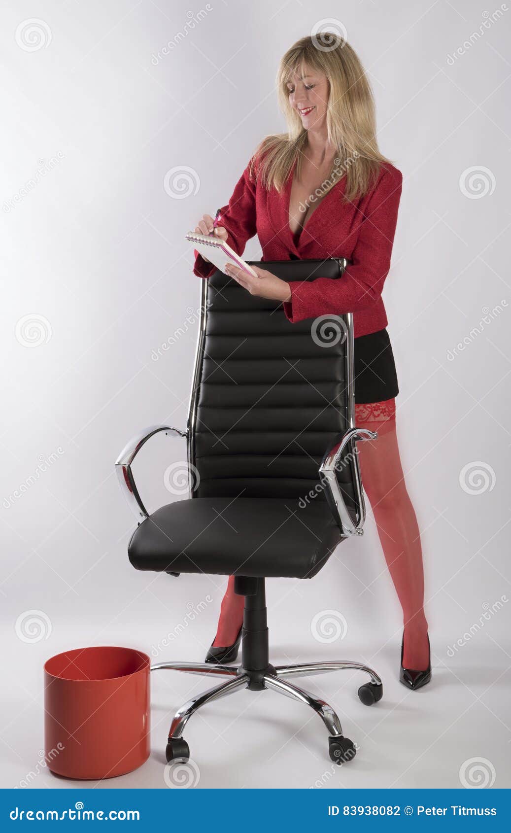 Sexig Blond Sekreterare Med En Anteckningsbok Arkivfoto Bild Av