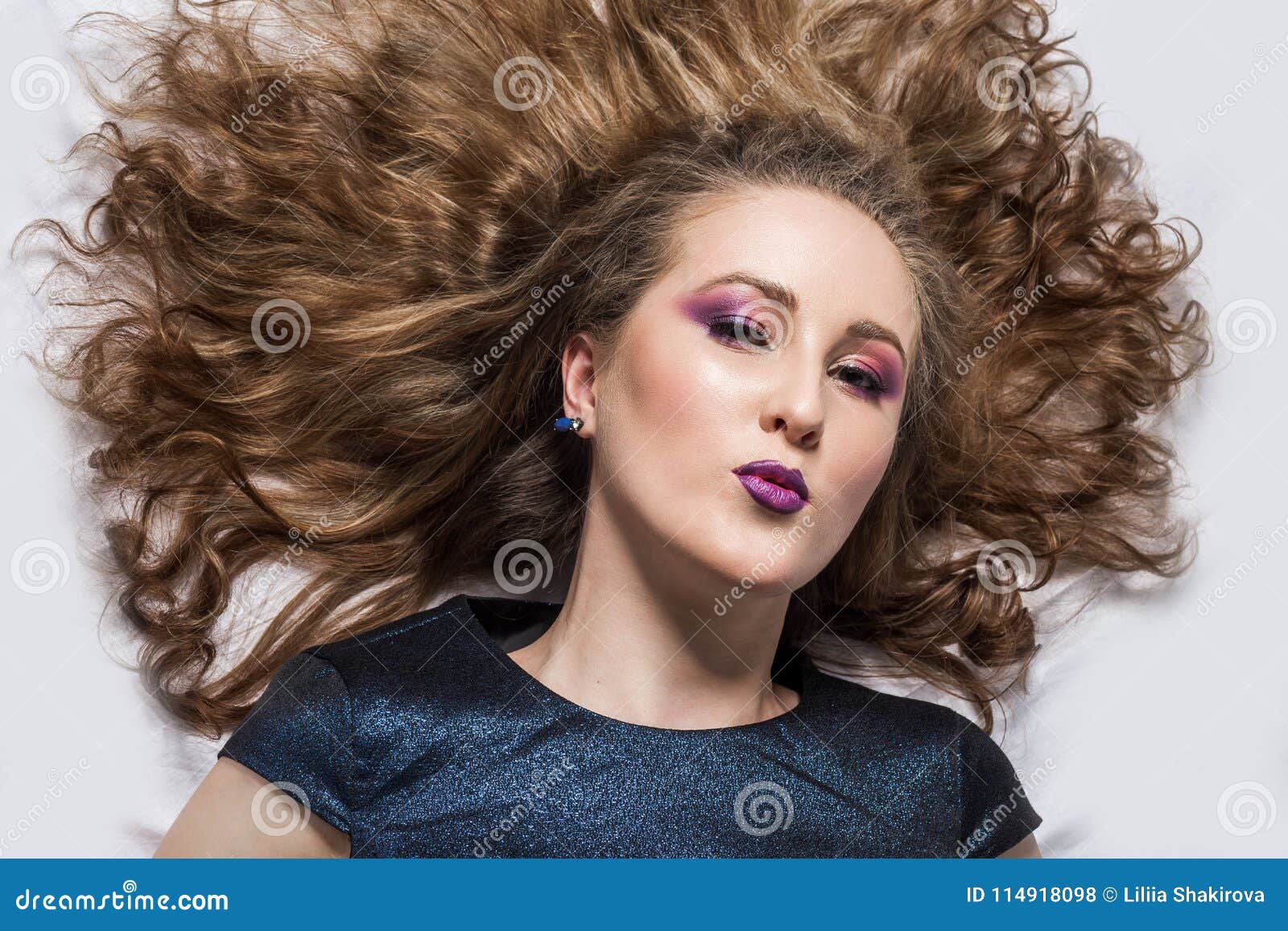 Redheadgirl Girl With Long And Volume Shiny Wavy Hair Beautiful Model