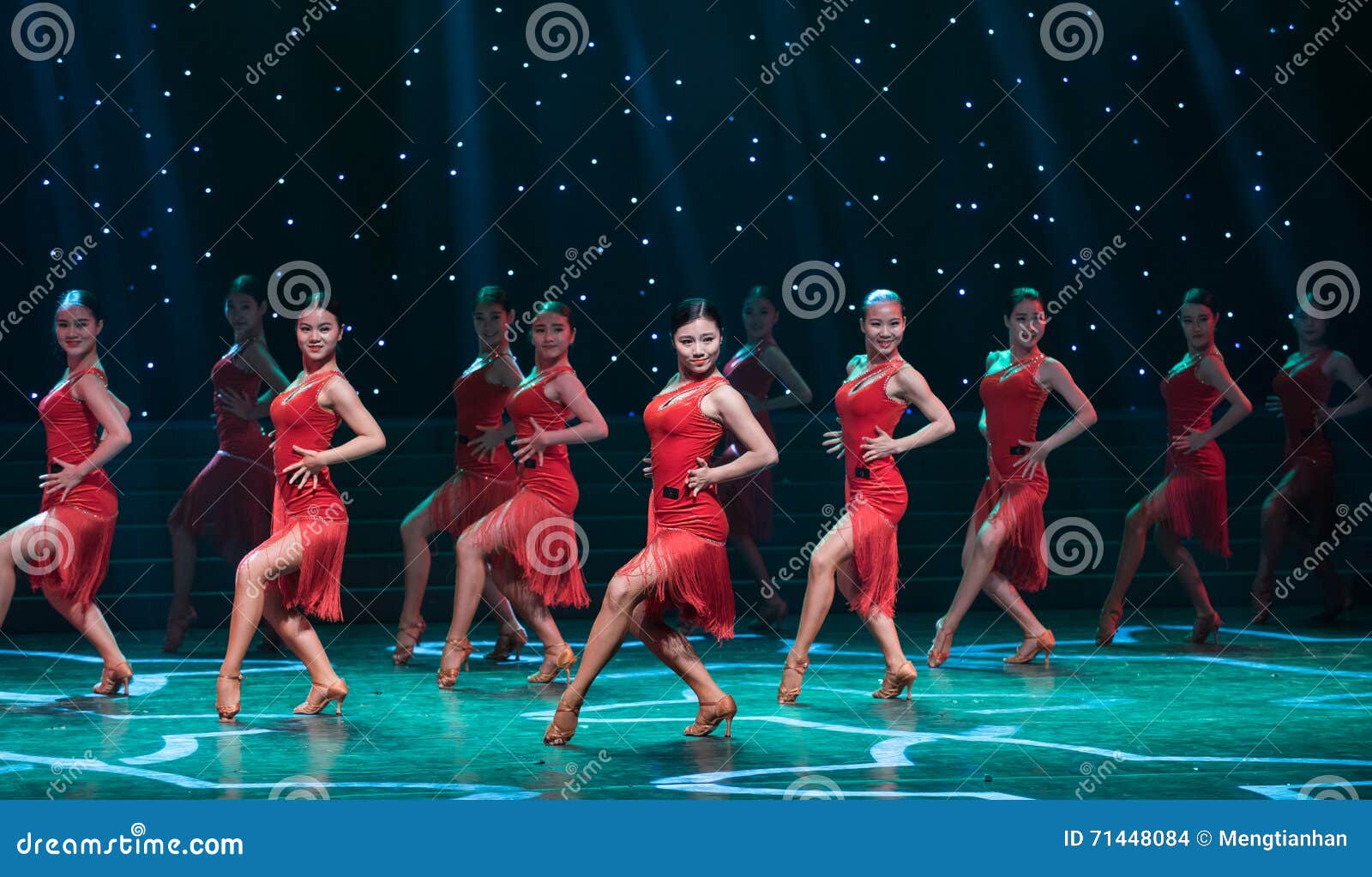 Sexy Tanz Lateinischer Tanz Redaktionelles Stockbild Bild Von Maide Grad 71448084