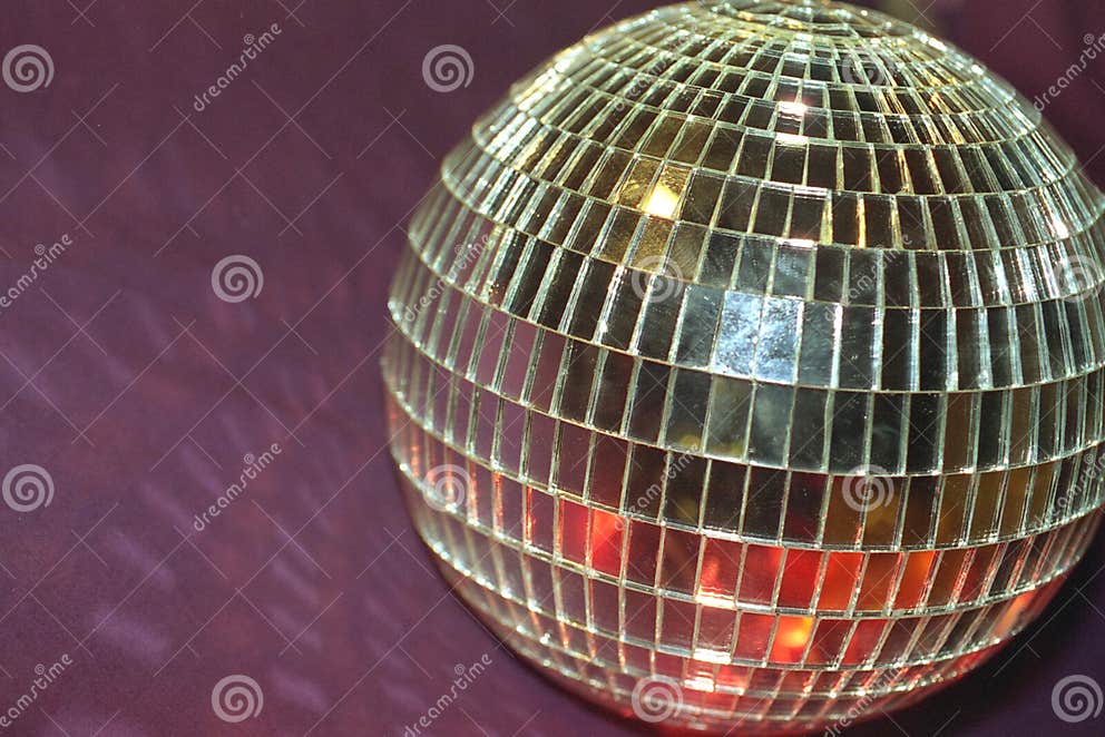 Sfera della discoteca immagine stock. Immagine di seventies - 5667