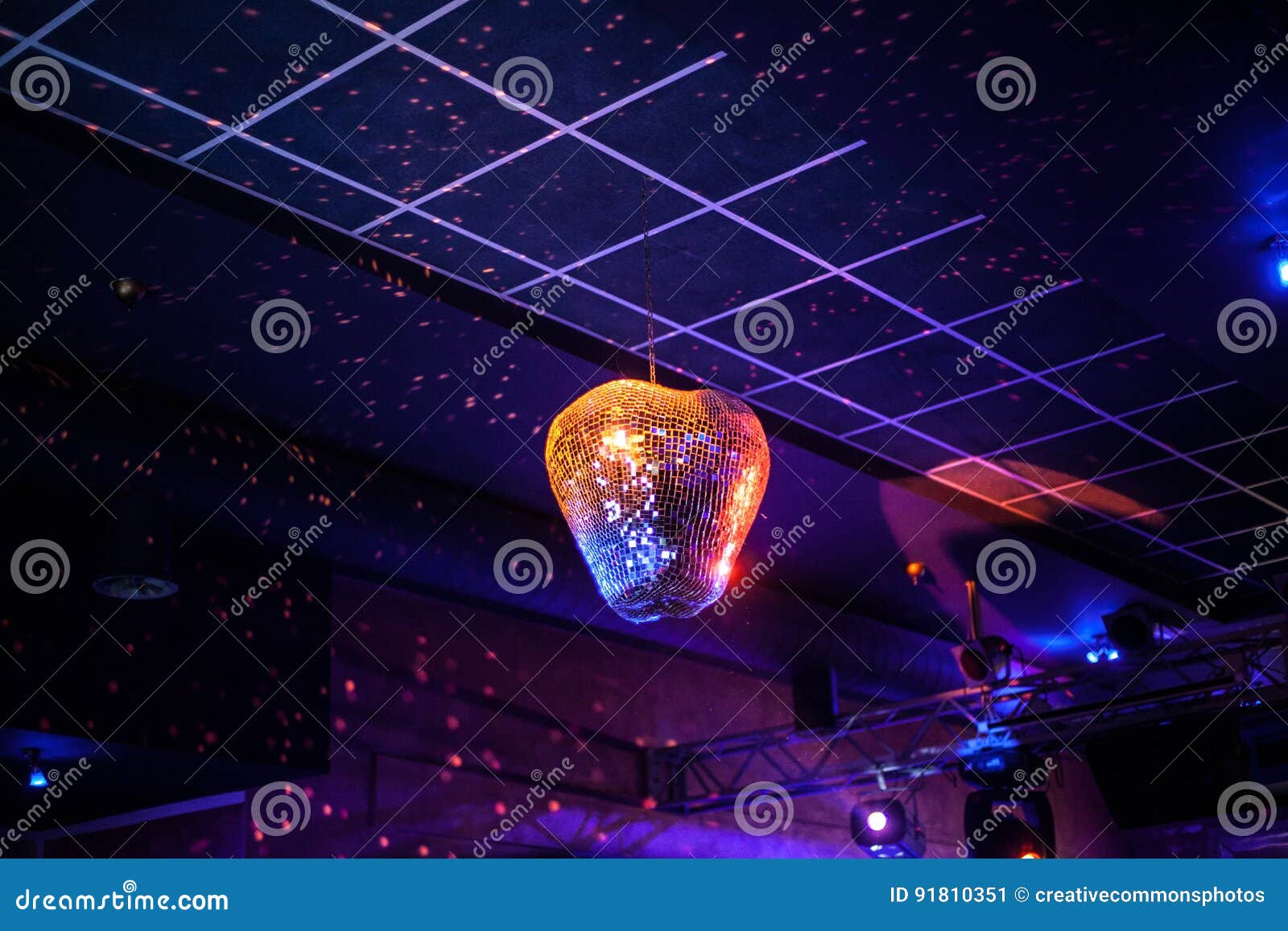 Palla Da Disco Immagine. Immagine: 91810351