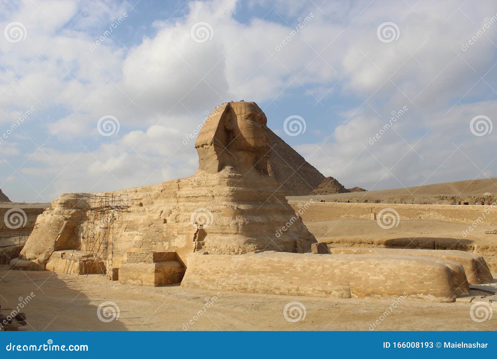 Sfinge E Piramide Al Cairo, in Egitto Immagine Stock - Immagine di ...