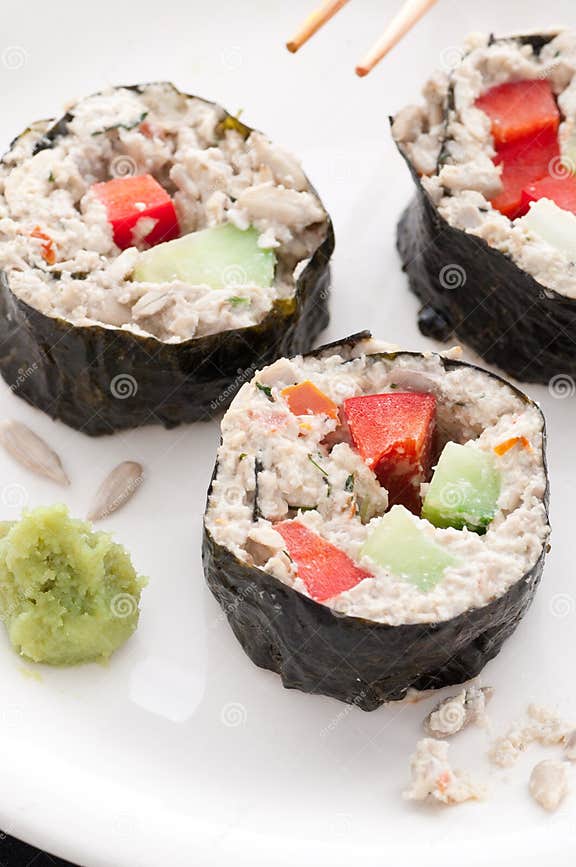 Sgombro scattante Rolls immagine stock. Immagine di vegano - 28992455