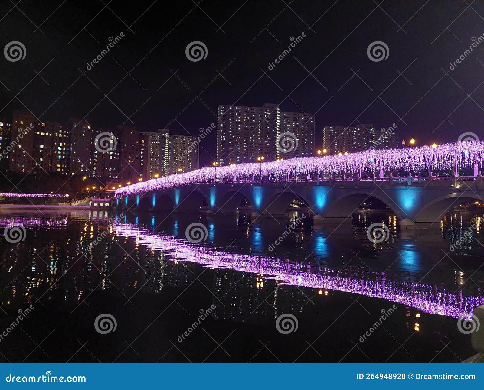 Sha Thin Bridge at Christmas Stock Photo - Image of christmas, thin ...