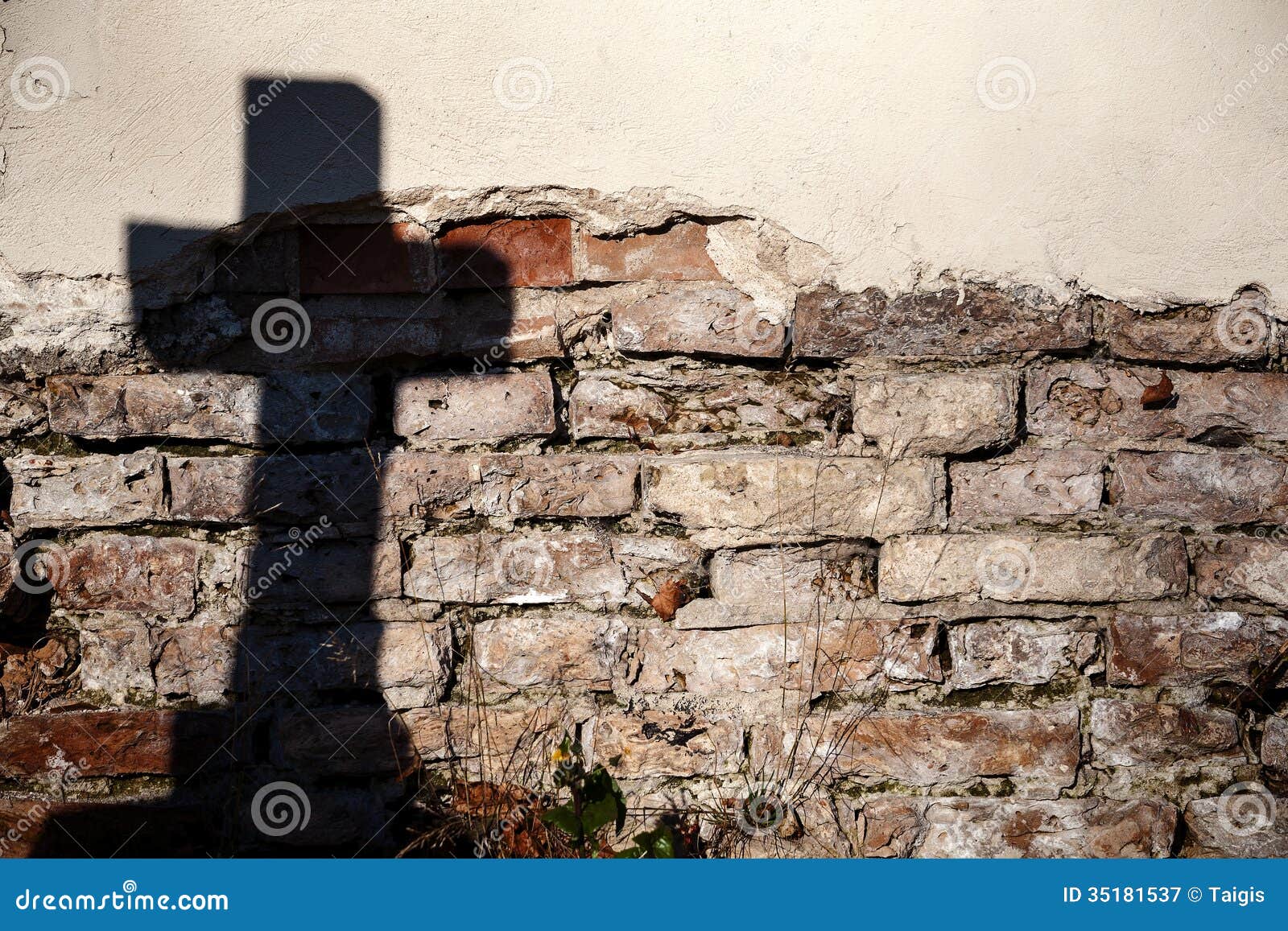 Shadow of a cross stock image. Image of crucifix, decoration - 35181537