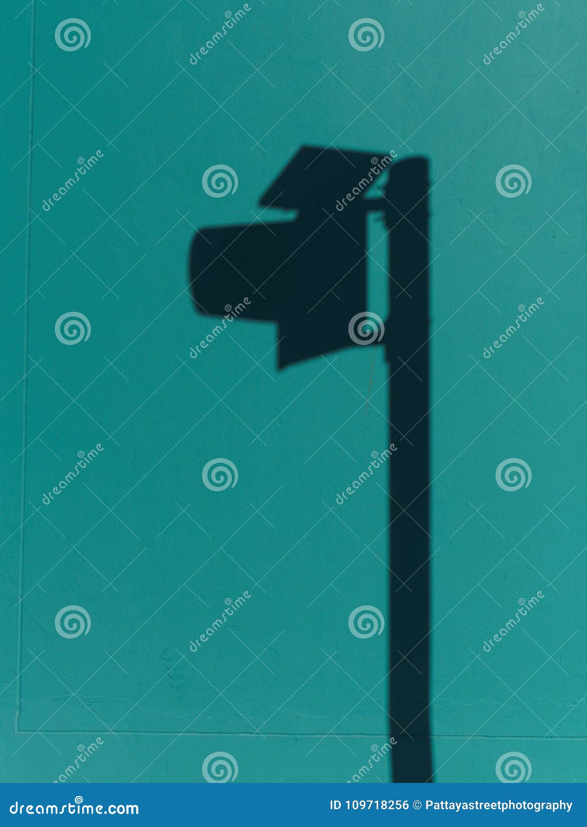Shadow of Traffic Light Pole on Greenery Painted Wall Background Stock ...