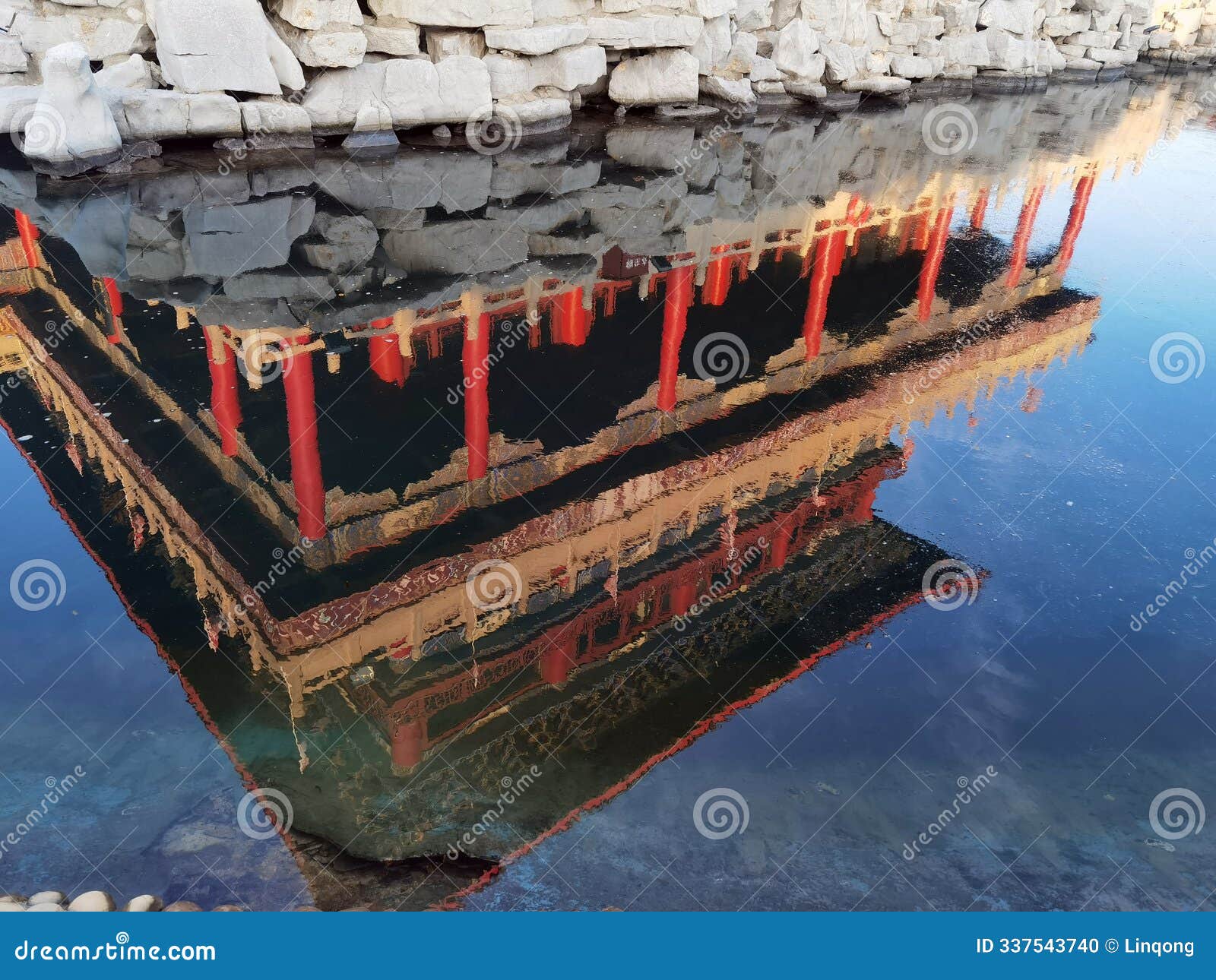 The Shadows of Ancient Chinese Buildings are Reflected on the Water ...