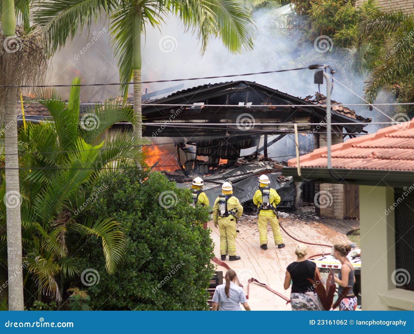Shailer Park Fire 2 editorial photography. Image of park - 23161062