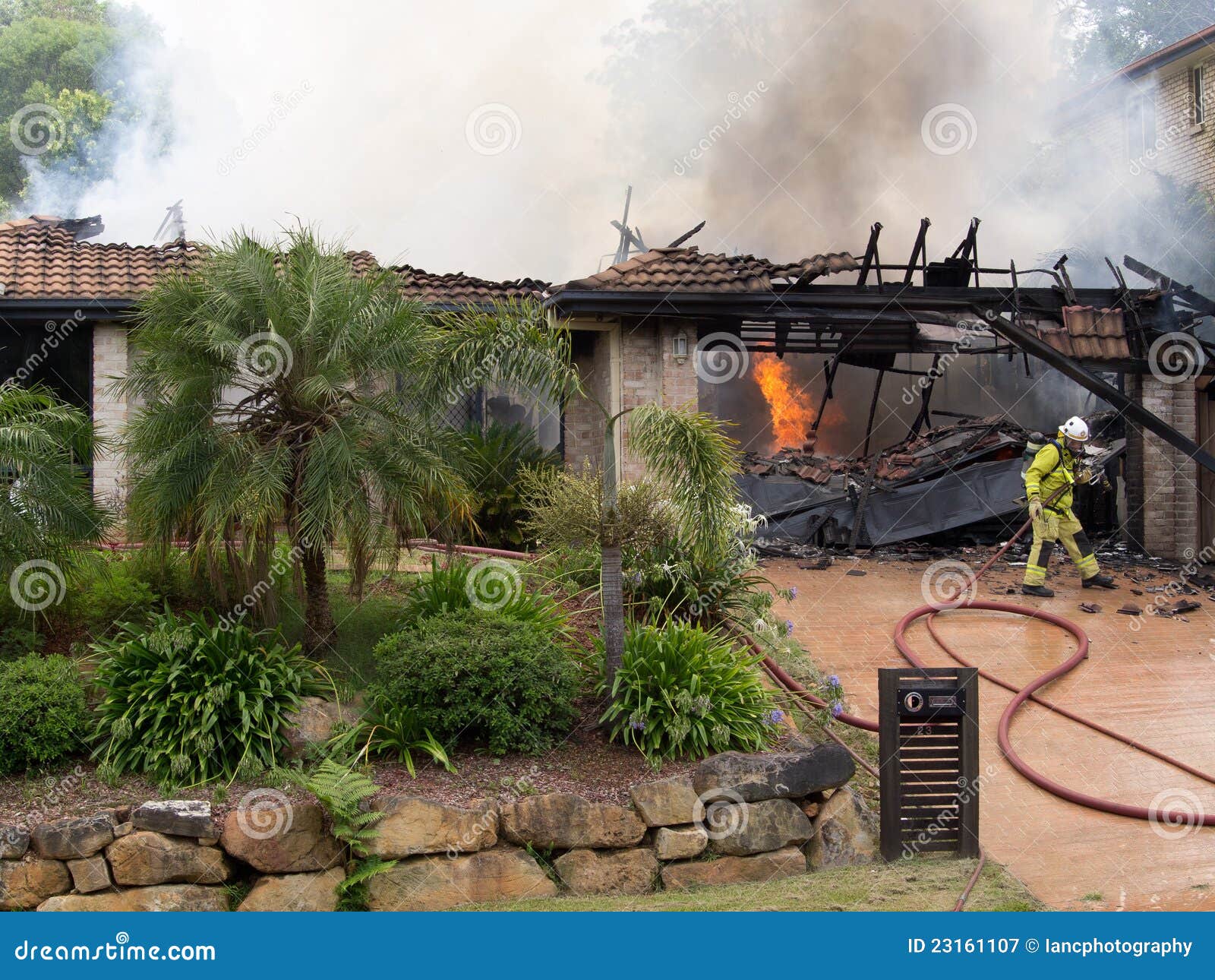 Shailer Park Fire 5 editorial photography. Image of fire - 23161107