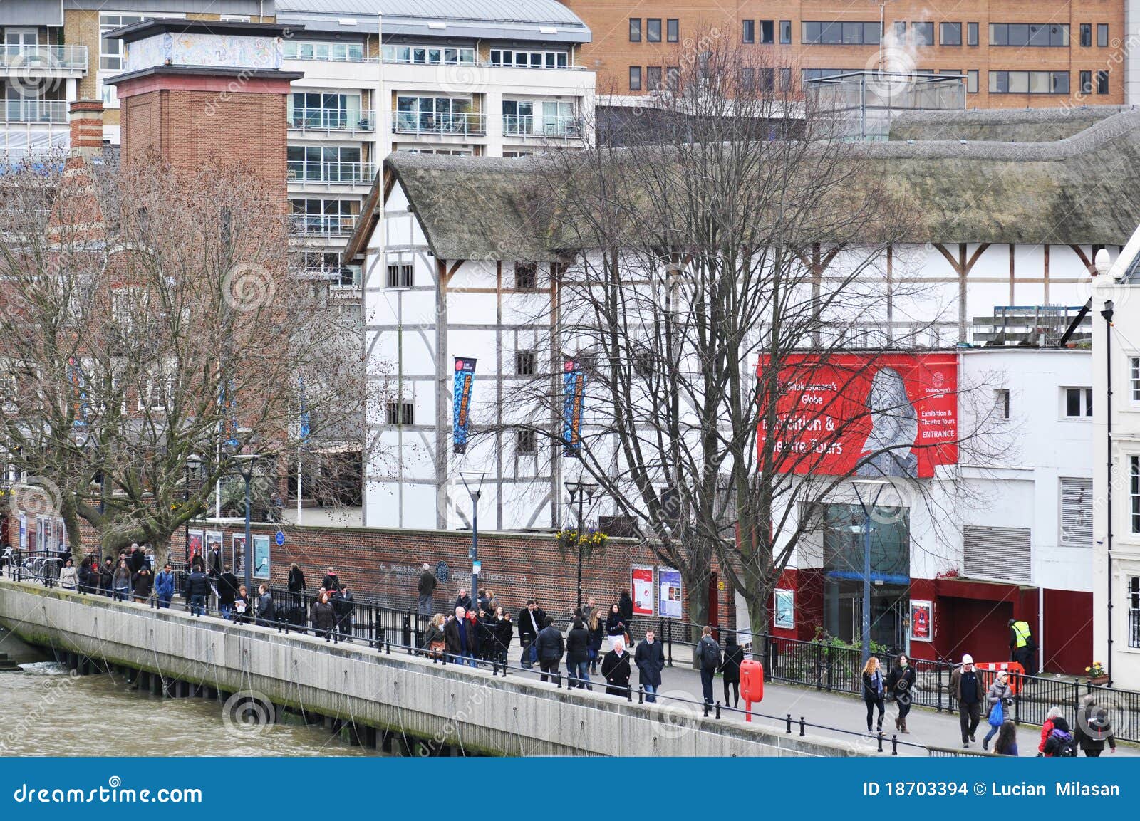 Shakespeare S Globe, London Editorial Stock Image - Image of bank ...