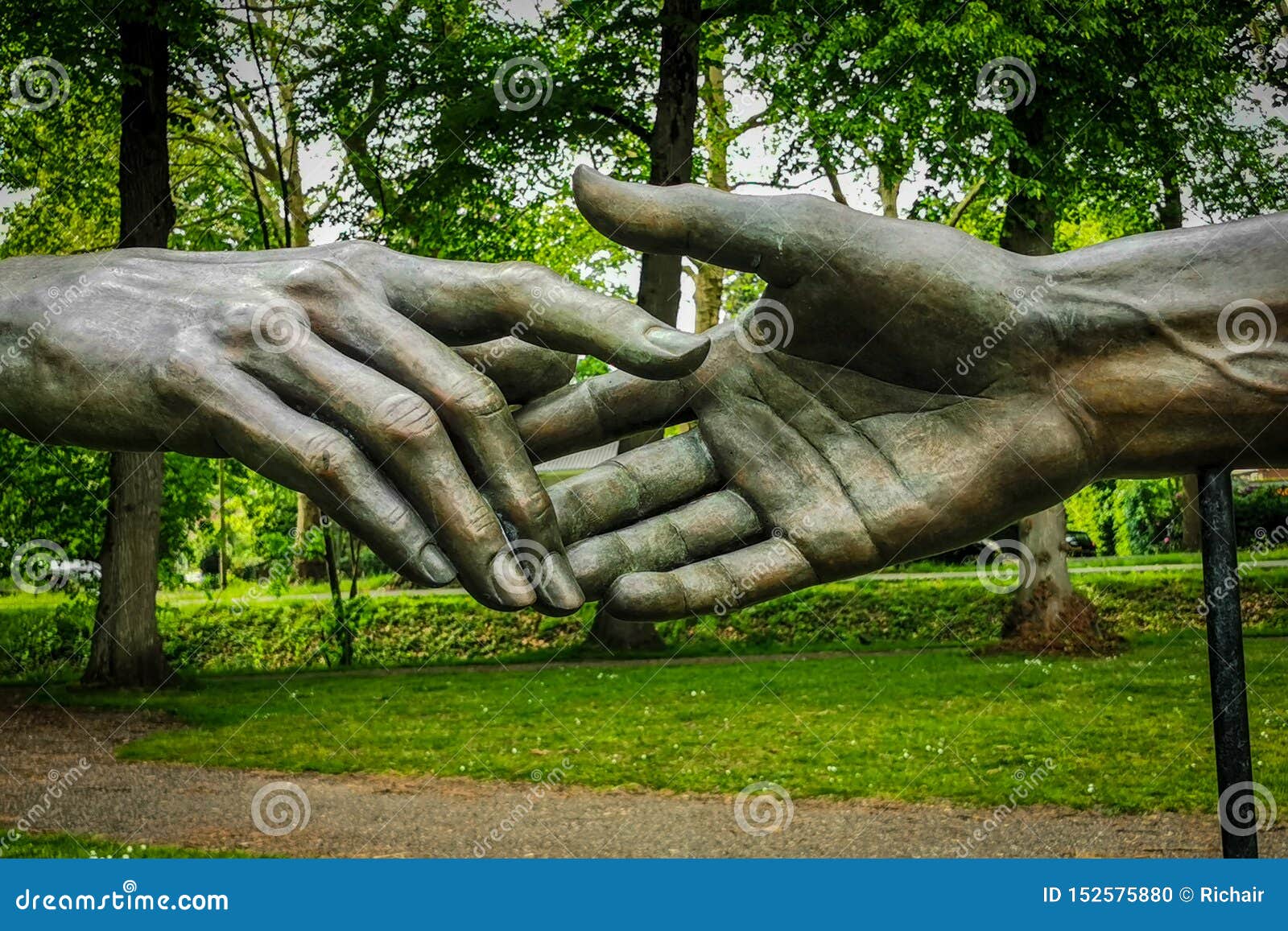 Shaking hands statue stock photo. Image of agree, team - 152575880
