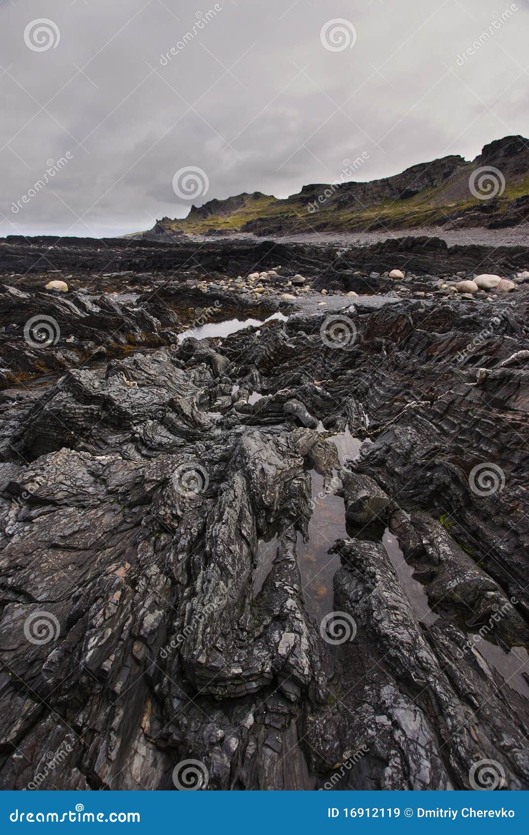 Shale Rocks on the Arctic Coast Stock Image - Image of coast, foam ...