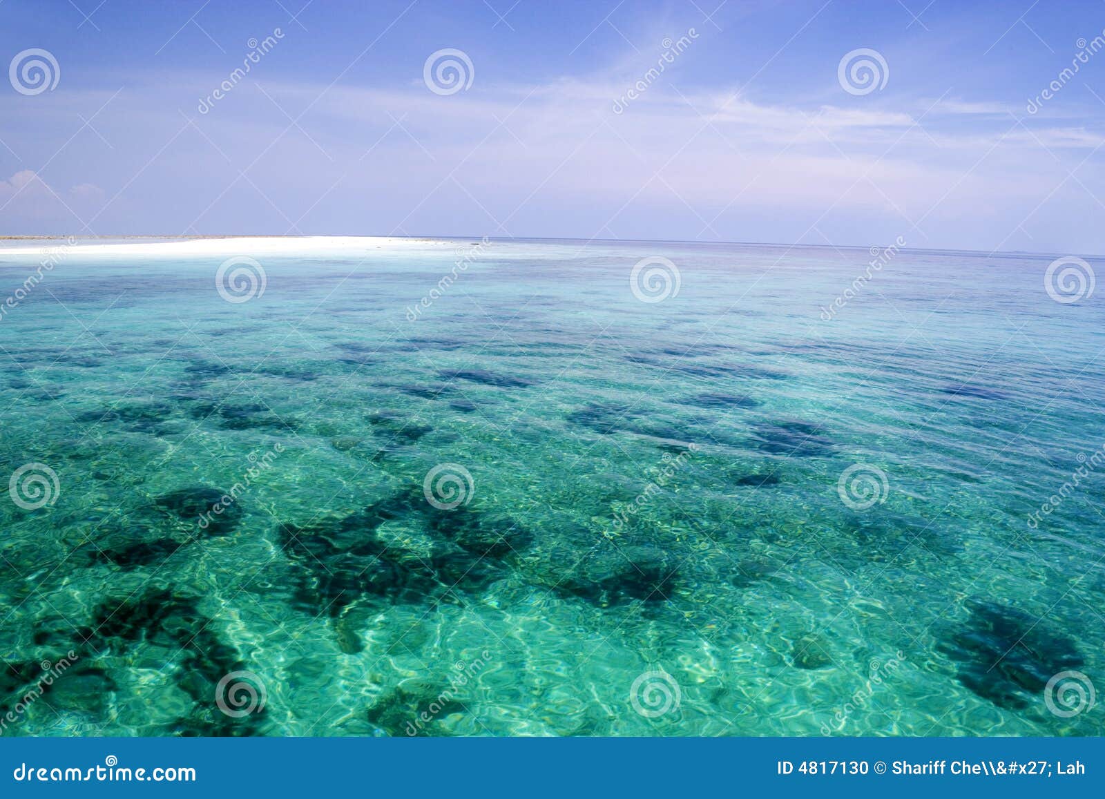 Shallow Open Sea and Sand Bar Stock Photo - Image of kapas, maiga: 4817130