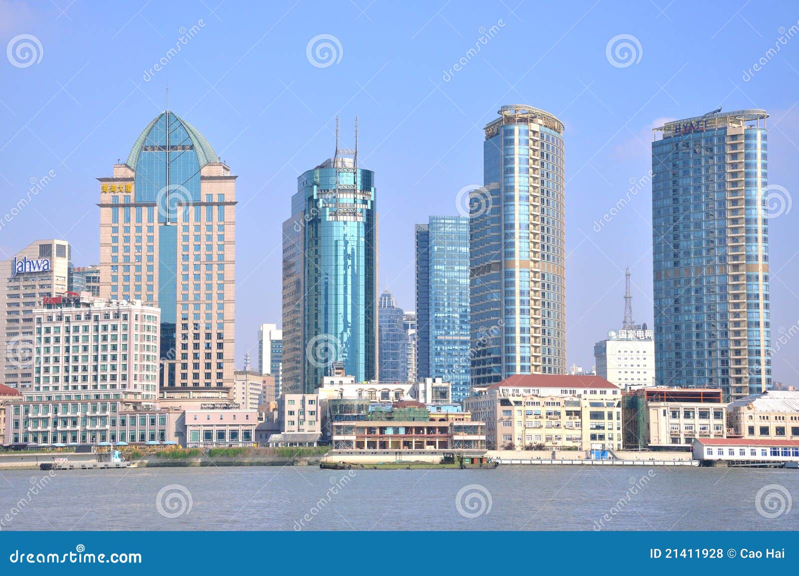 Shanghai Bund Buildings beside Huangpu River Editorial Stock Photo ...