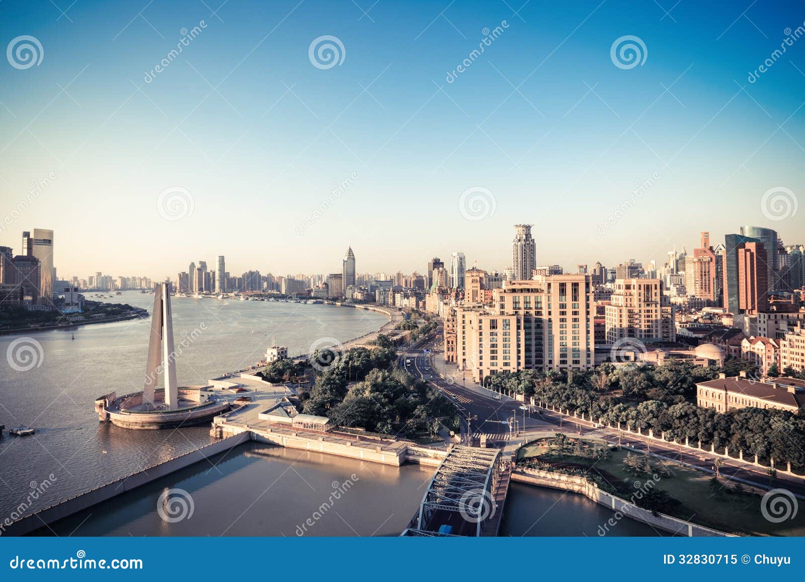 Shanghai the Bund in Morning Stock Image - Image of asia, garden: 32830715