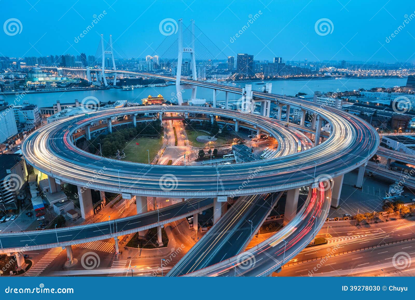 Shanghai Nanpu Bridge at Dusk Stock Photo - Image of dusk ...