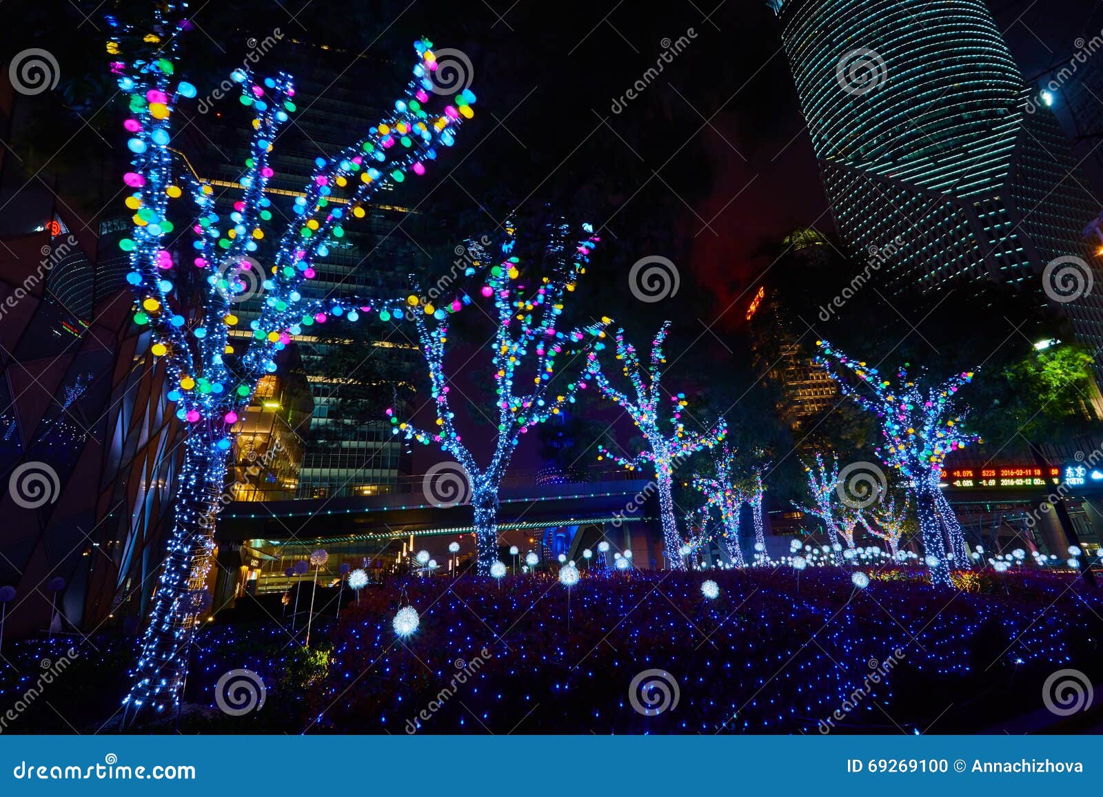 Shanghai at night editorial image. Image of dawn, china - 69269100