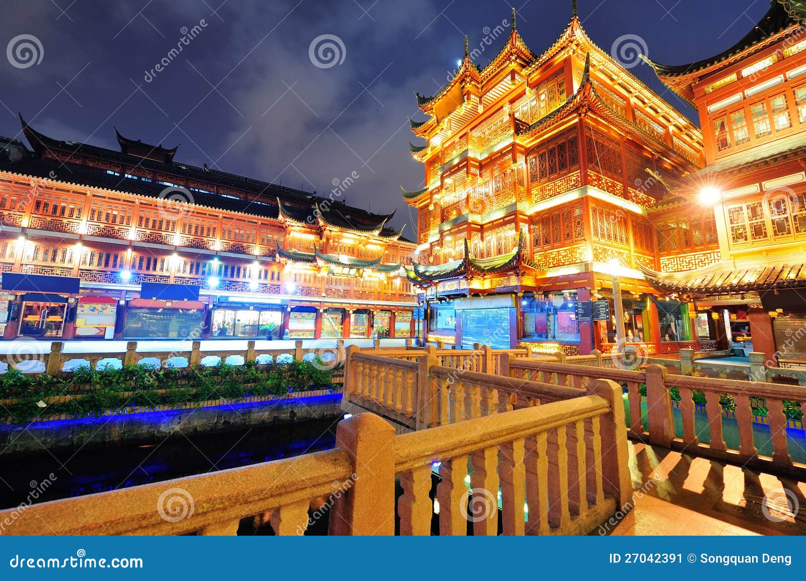 Shanghai pagoda building stock image. Image of oriental - 27042391