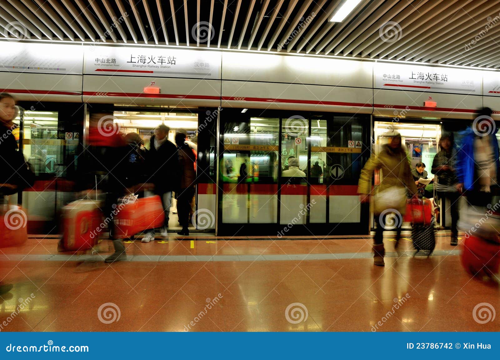 Shanghai Subway Station editorial photography. Image of busy - 23786742