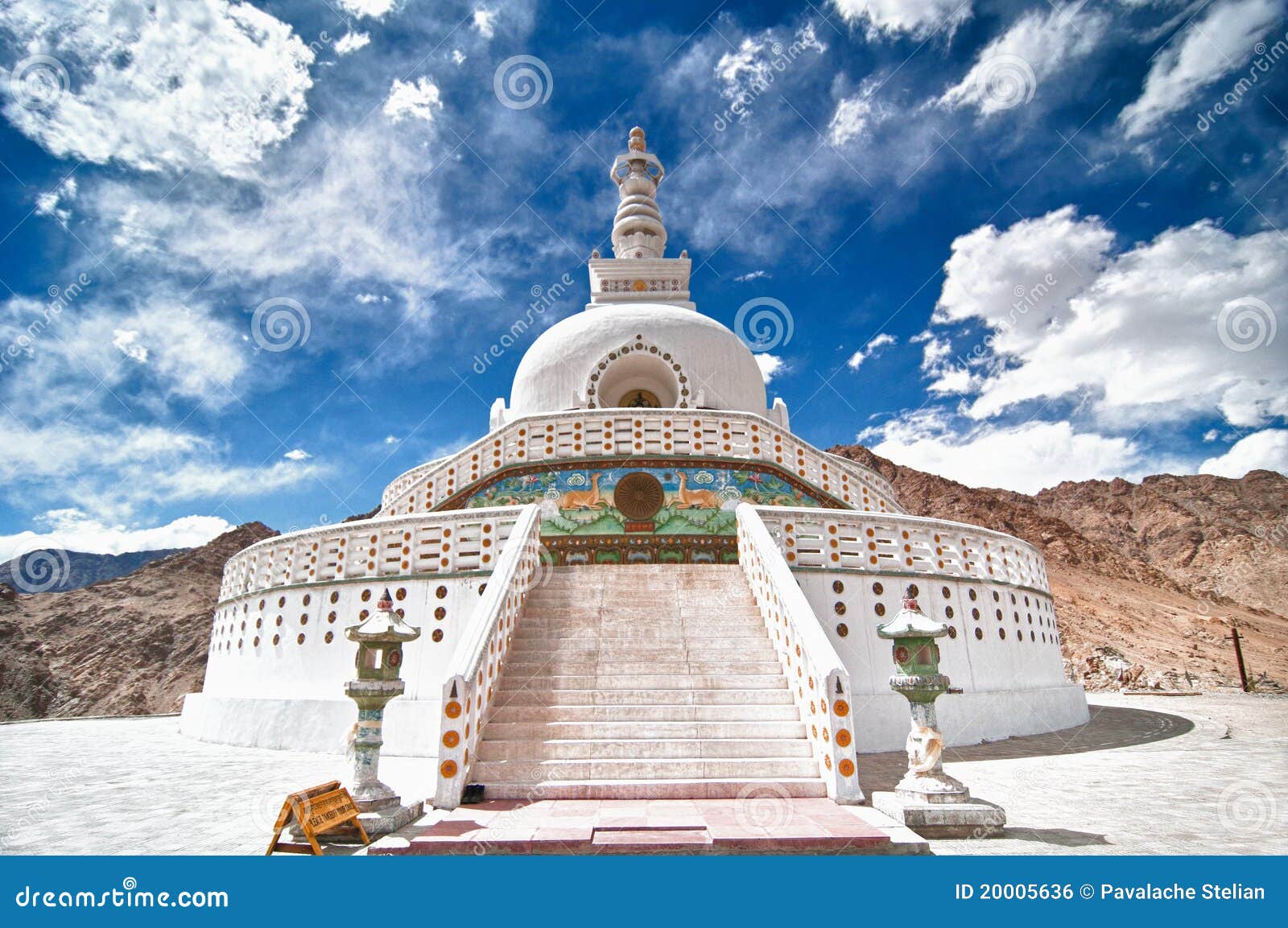 Shanti Stupa stock photo. Image of gyomyo, kahsmir, monument - 20005636