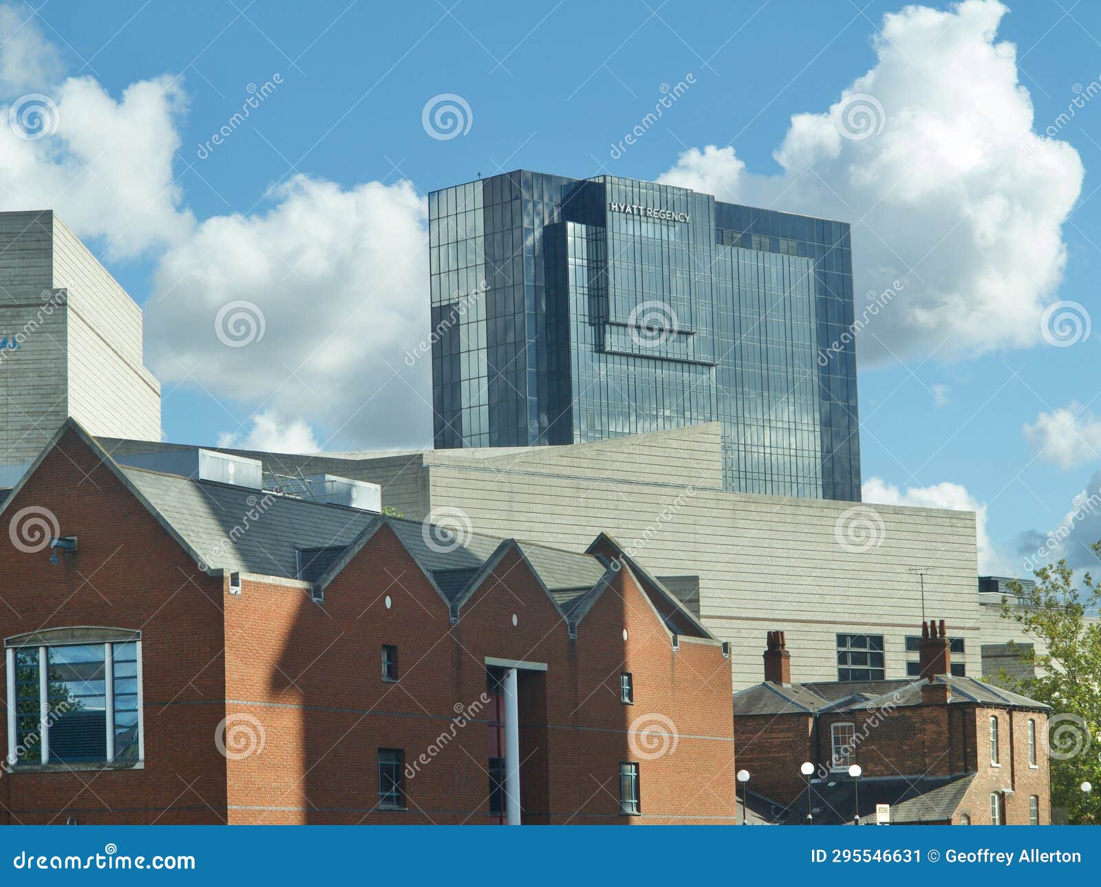 Shapes of the Modern Birmingham Architecture from the Canal Side ...