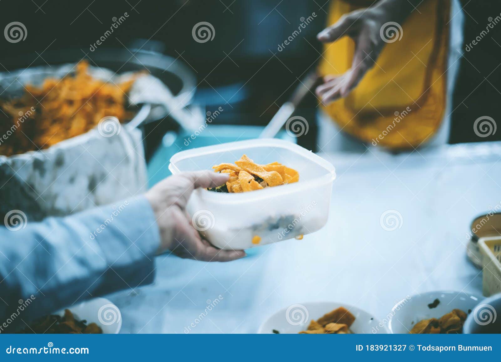 Sharing Food with Homeless : Free Food for the Poor and Food ...