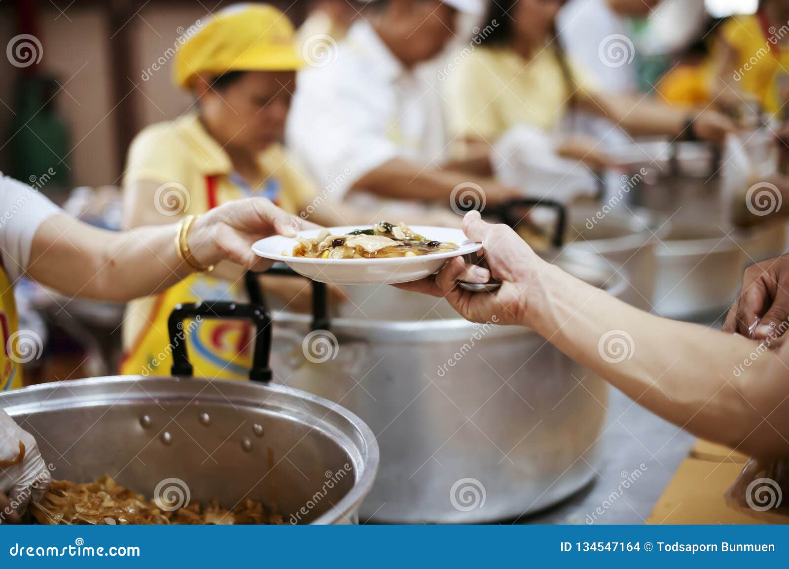 Sharing Food with People in Poor Communities : the Concept of Feeding ...