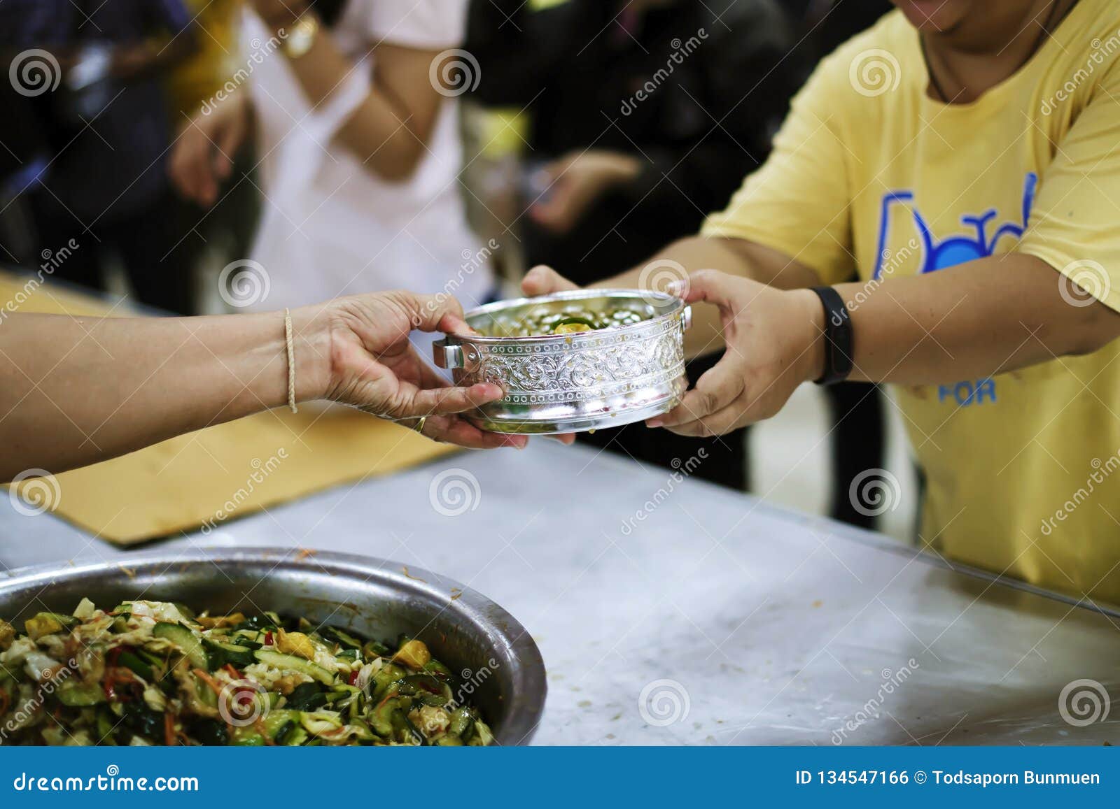 Sharing Food with People in Poor Communities : the Concept of Feeding ...