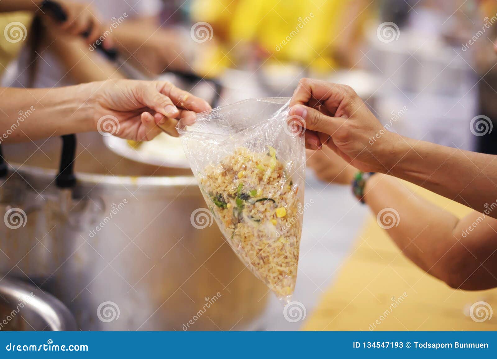 Sharing Food with People in Poor Communities : the Concept of Feeding ...