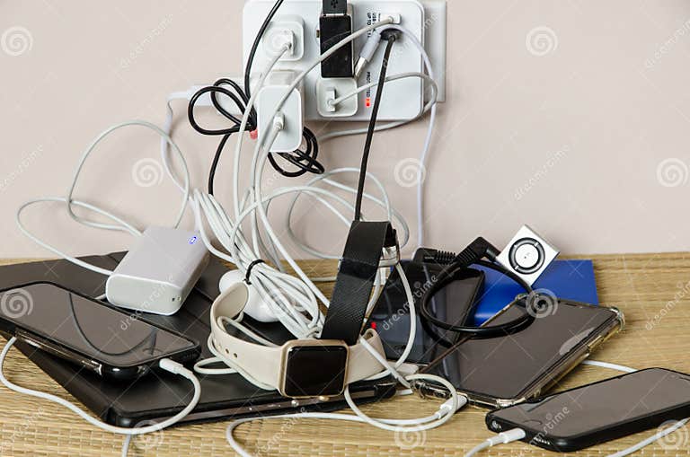 Sharing Power: Power Adapter and Power Banks Charging Multiple Devices ...