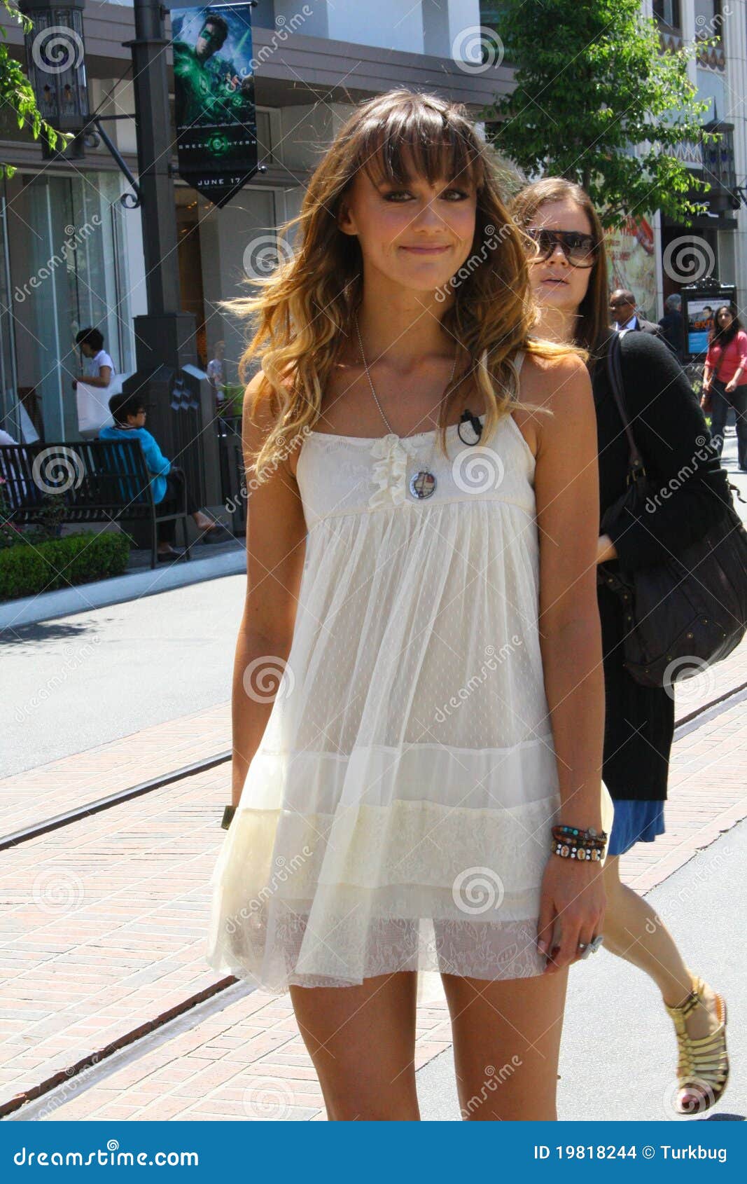 Sharni Vinson editorial stock image. Image of sharks - 19818244