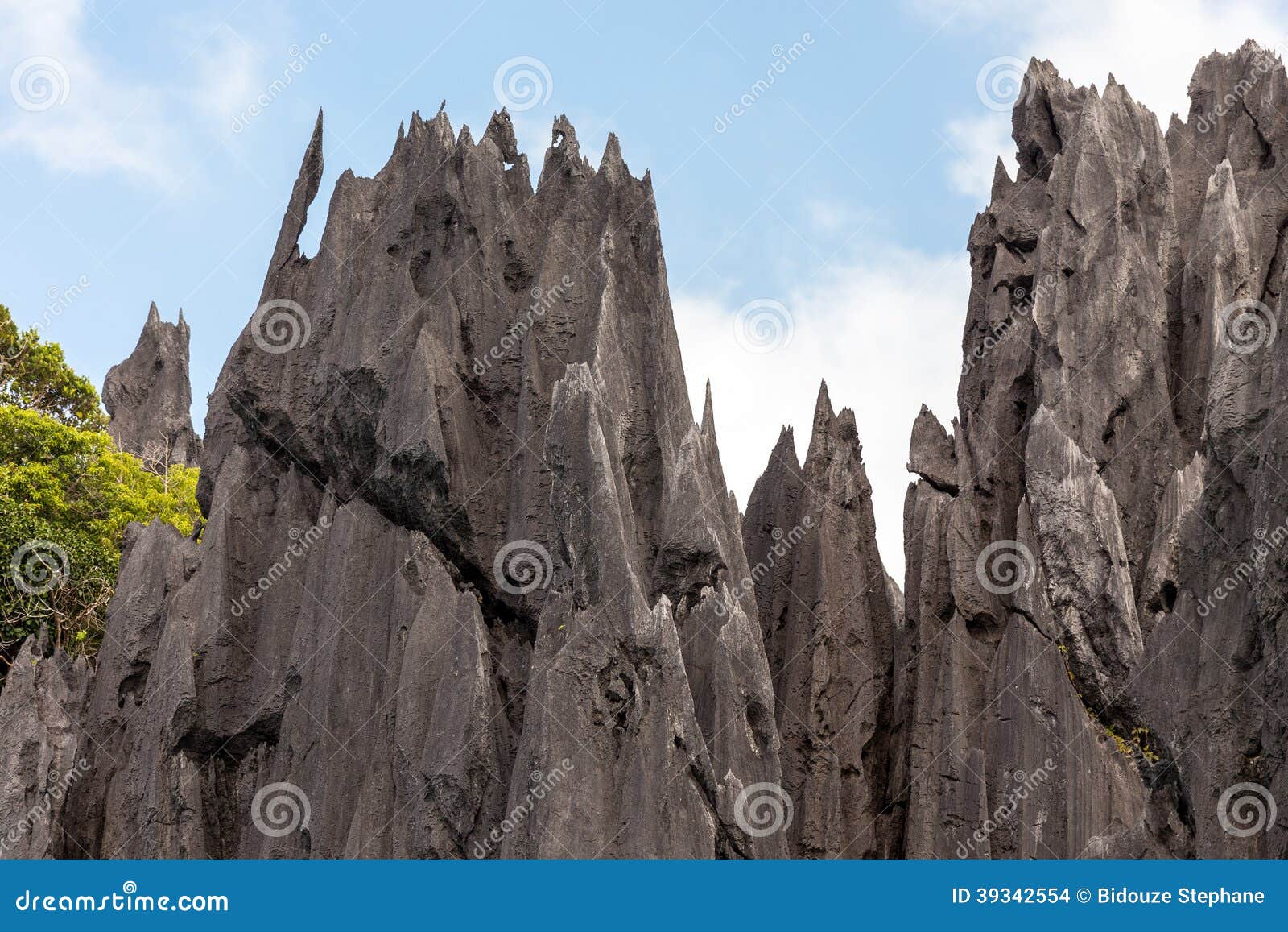 Sharp Limestone Formations Nasharp Limestone Formations National Park ...